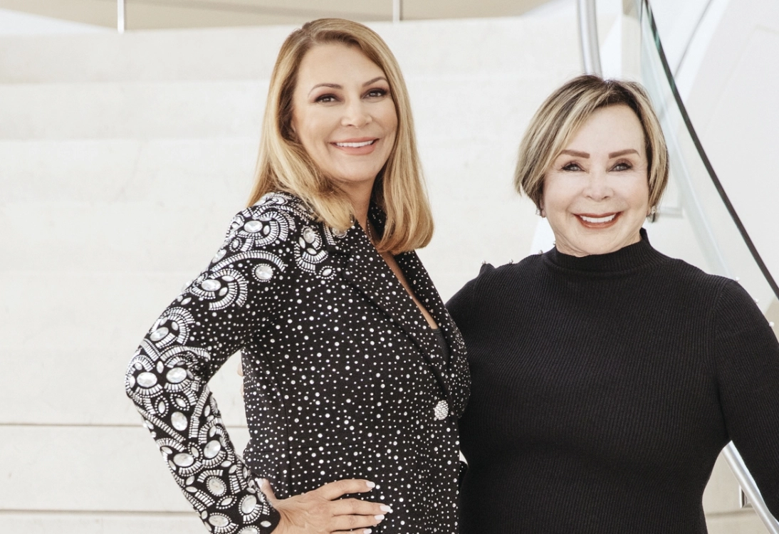 Mother-Daughter Duo Hosts Segerstrom's Candlelight Gala