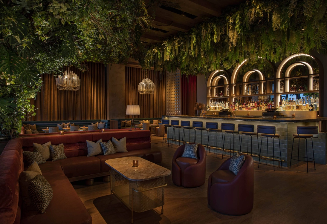 Highlight Room: NYC's Stunning Rooftop Bar Experience