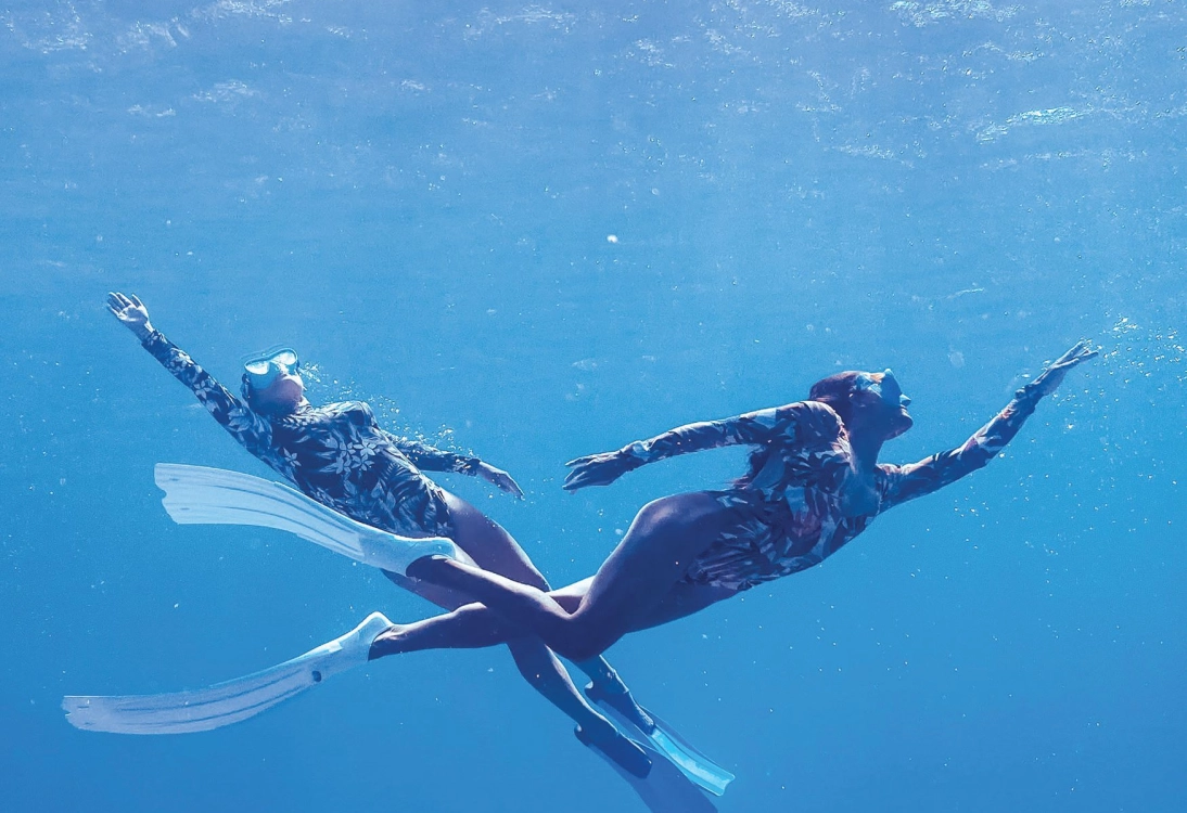 Swimming Sisters of Oʻahu: Meet Candes & Corin Gentry