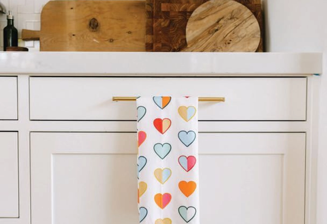 Austin's Toile Queen: Timeless Prints & Bold Designs