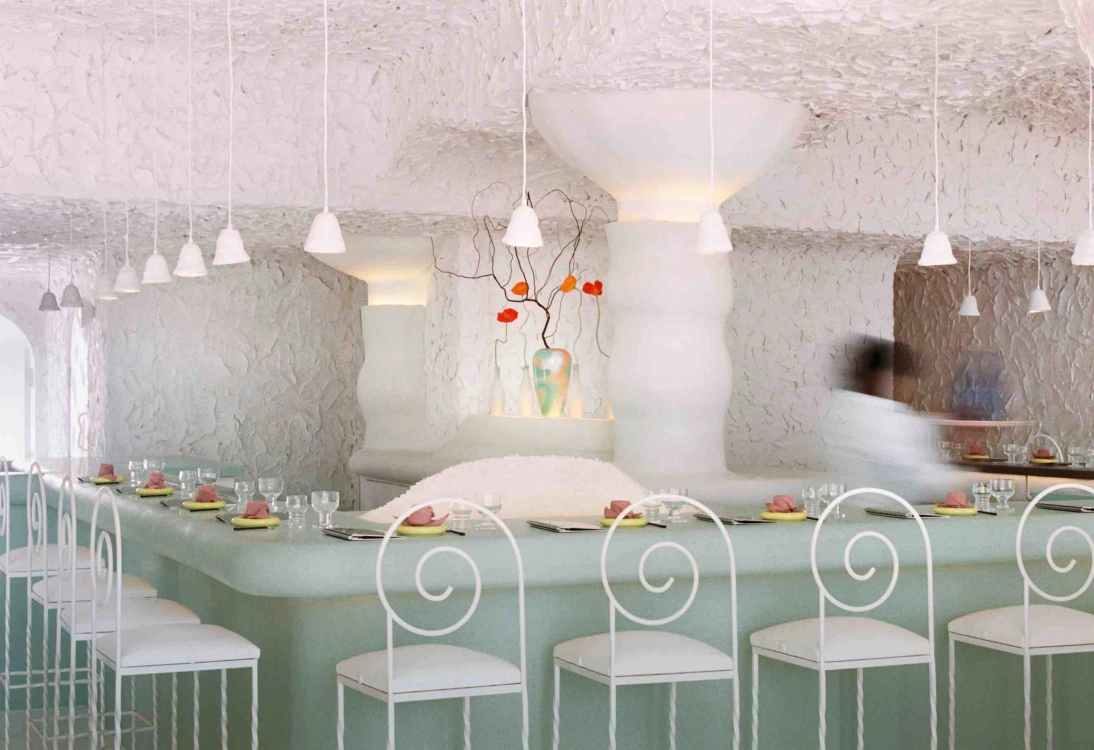 Cento Raw Bar Is Where Ingenious Sea Fare and Imaginative Interiors Collide