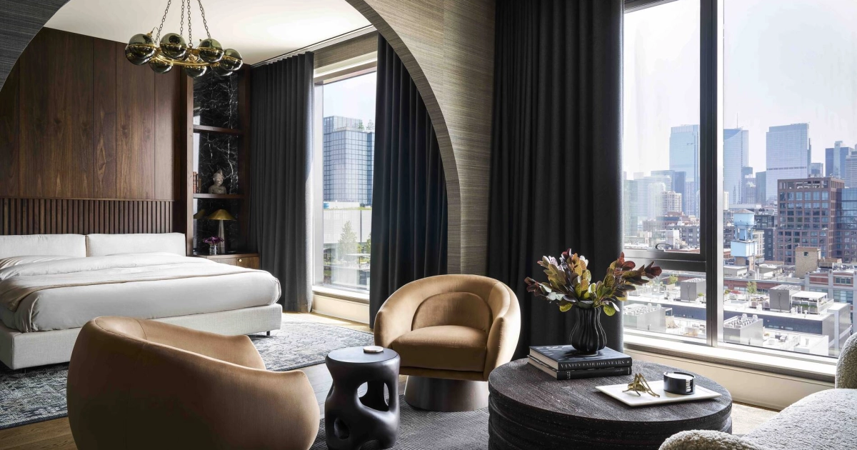Best Primary Suite Design in West Loop High-Rise