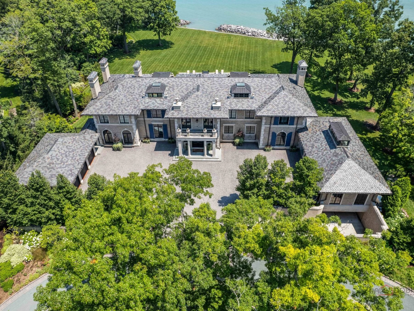 Luxury North Shore Homes & Chicago Estates