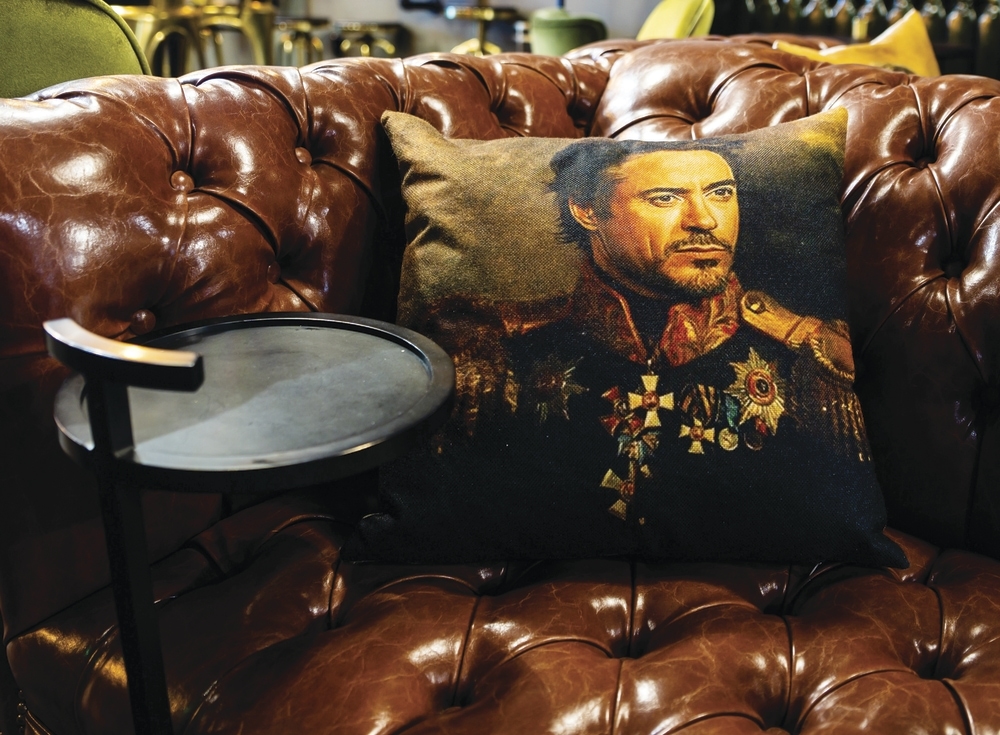 The James Room: A Stylish Cocktail Haven in SPX Alley