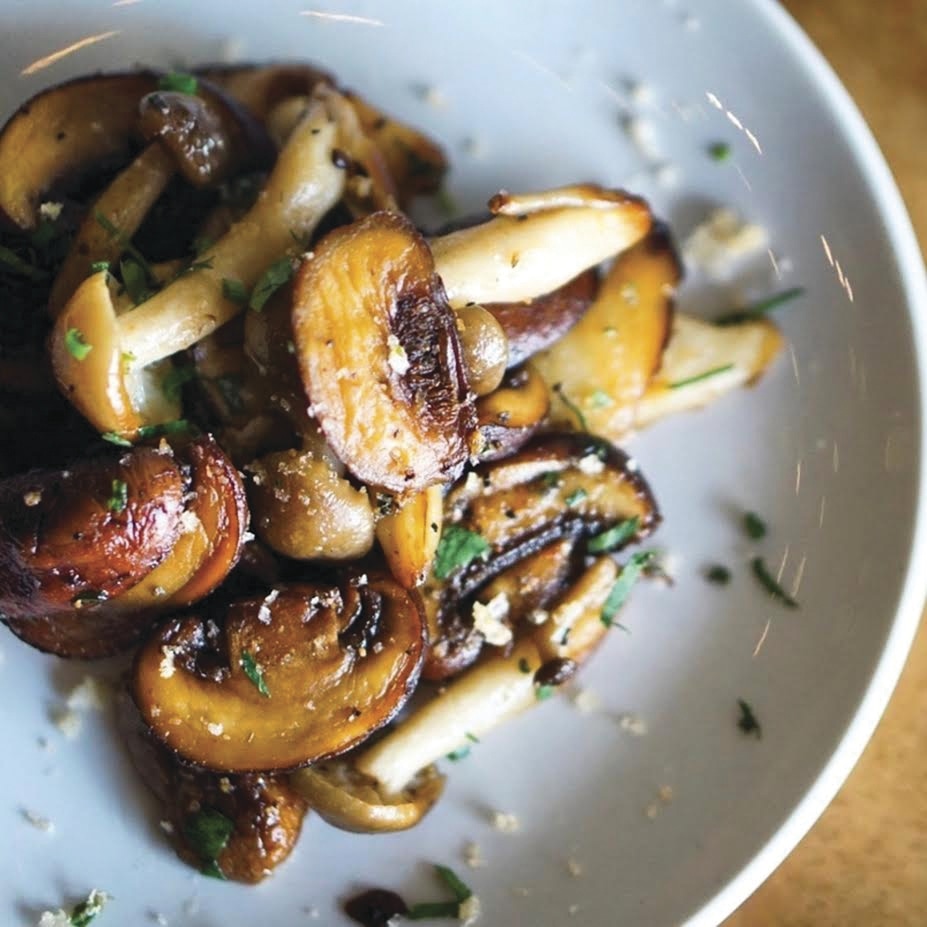 The Surfing Pig: Top Kaimuki Eatery Celebrating One Year