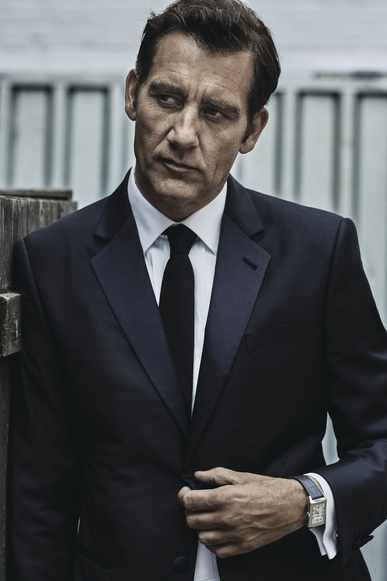 Clive Owen on Acting, Family & Defying Sex Symbol Status