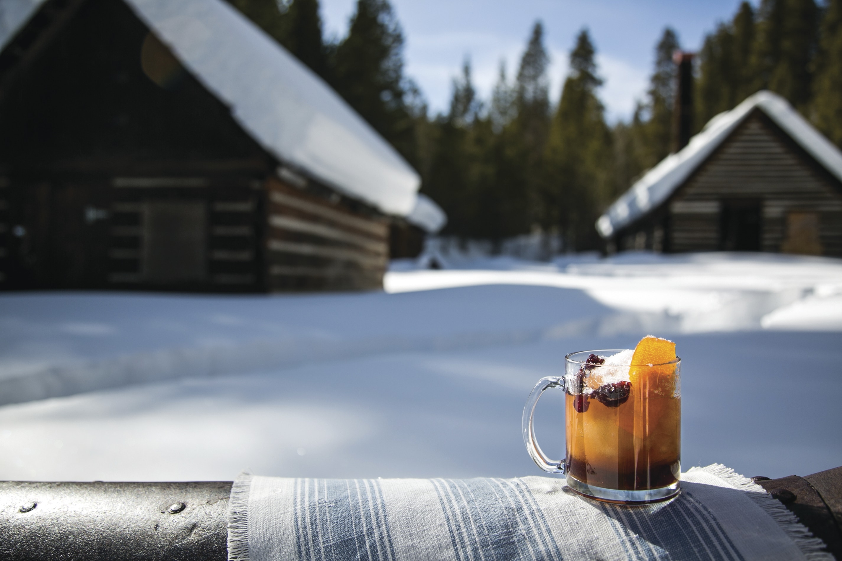 Portable Cocktails and Mocktails for Winter Adventures