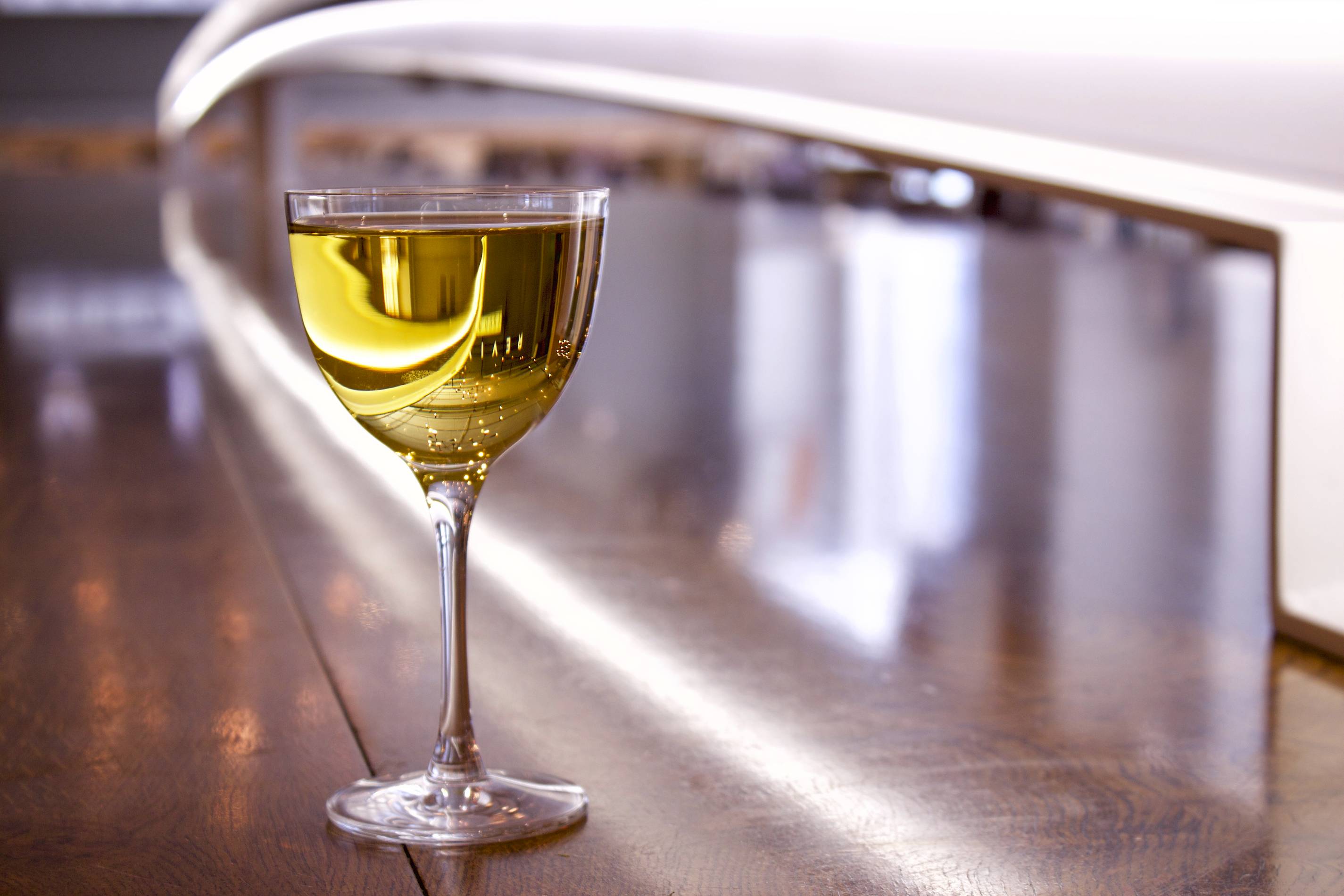 Master the White Lightning Cocktail: A Chic Chicago Recipe