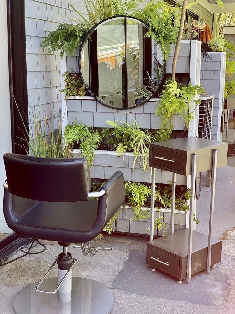 Outdoor Hair Salons: Top 4 Stylish Spots Near You