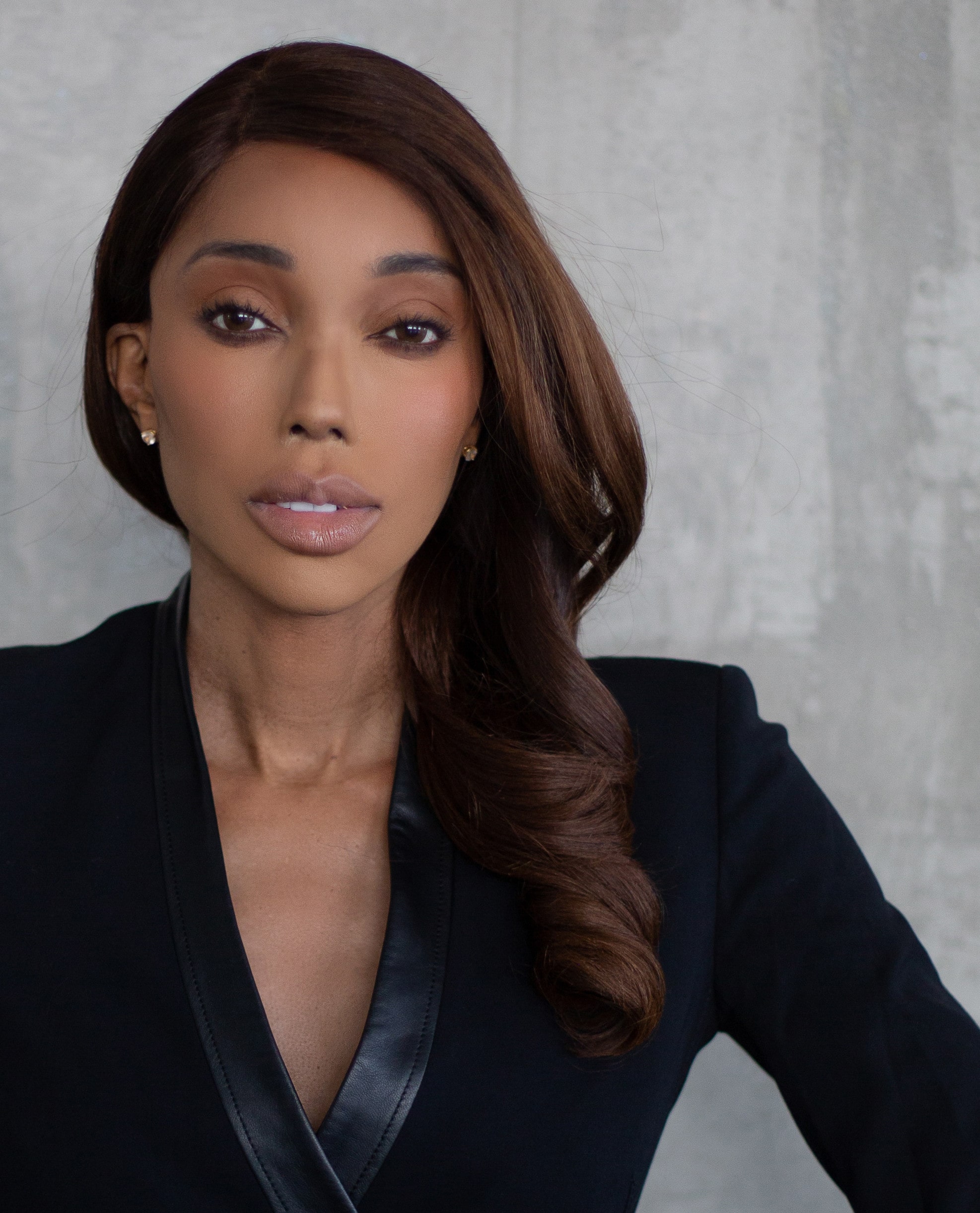 Win The Runway: Guide to Success in Modeling Industry