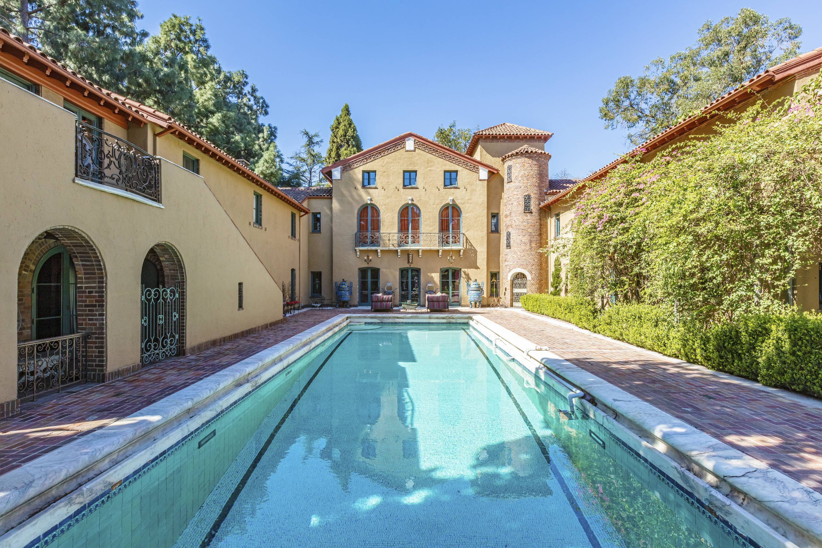 Exclusive Sale: Iconic Paramour Estate with Hollywood History