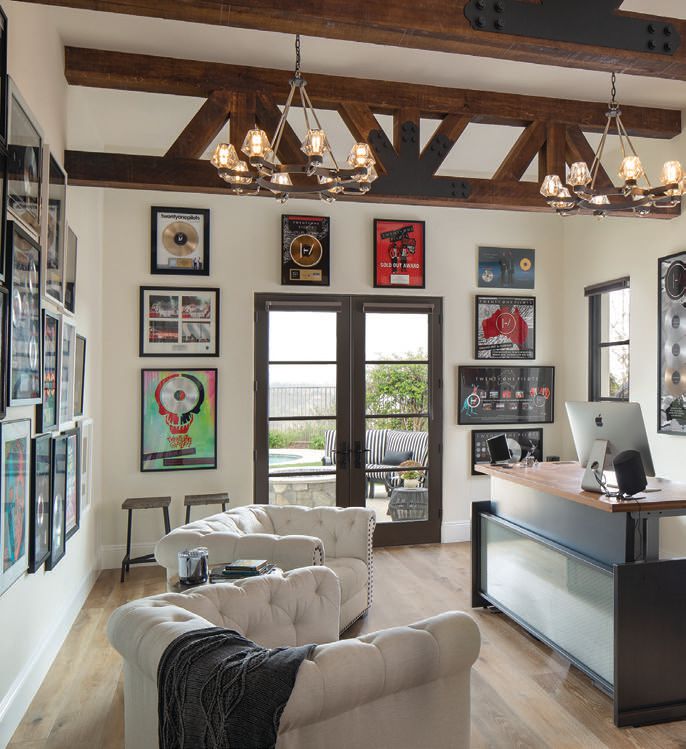 Rancho Santa Fe Home: Farmhouse Chic Meets Glamorous Design