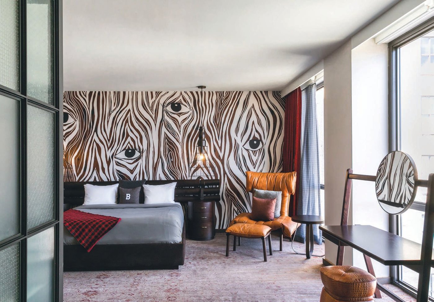 Explore Nashville's Bobby Hotel: A Unique Stay Experience