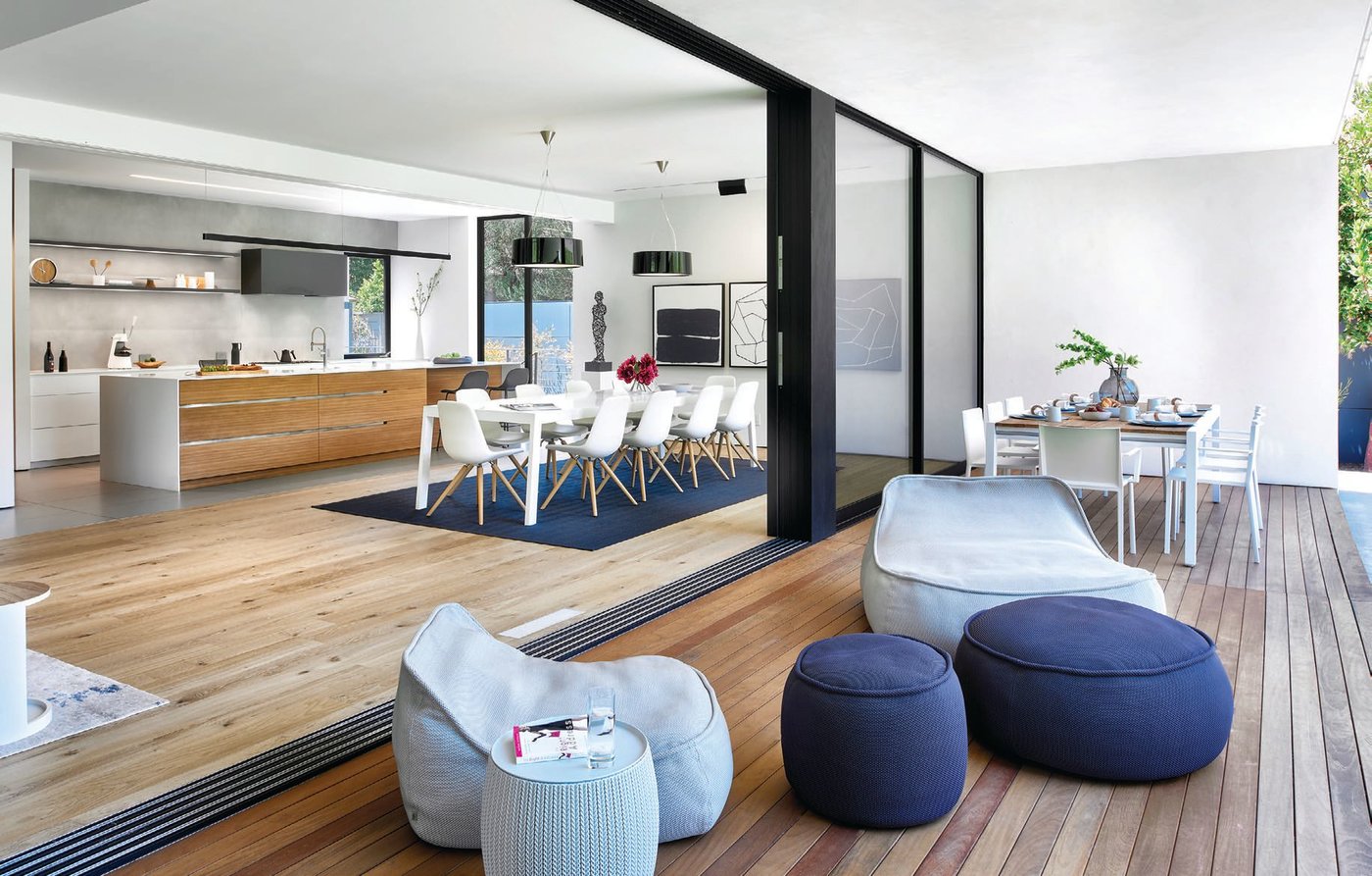 Minimalist Multigenerational Home by Mary Maydan in Palo Alto