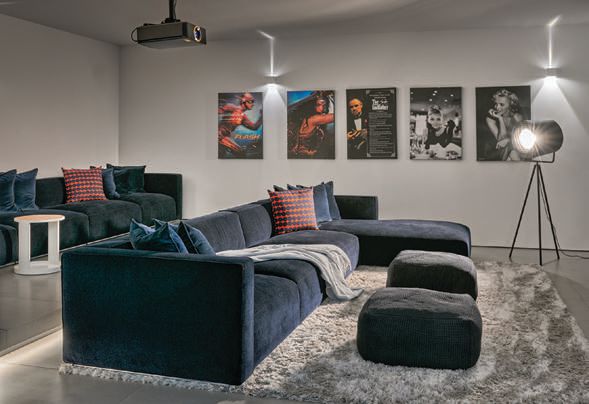 Minimalist Multigenerational Home by Mary Maydan in Palo Alto