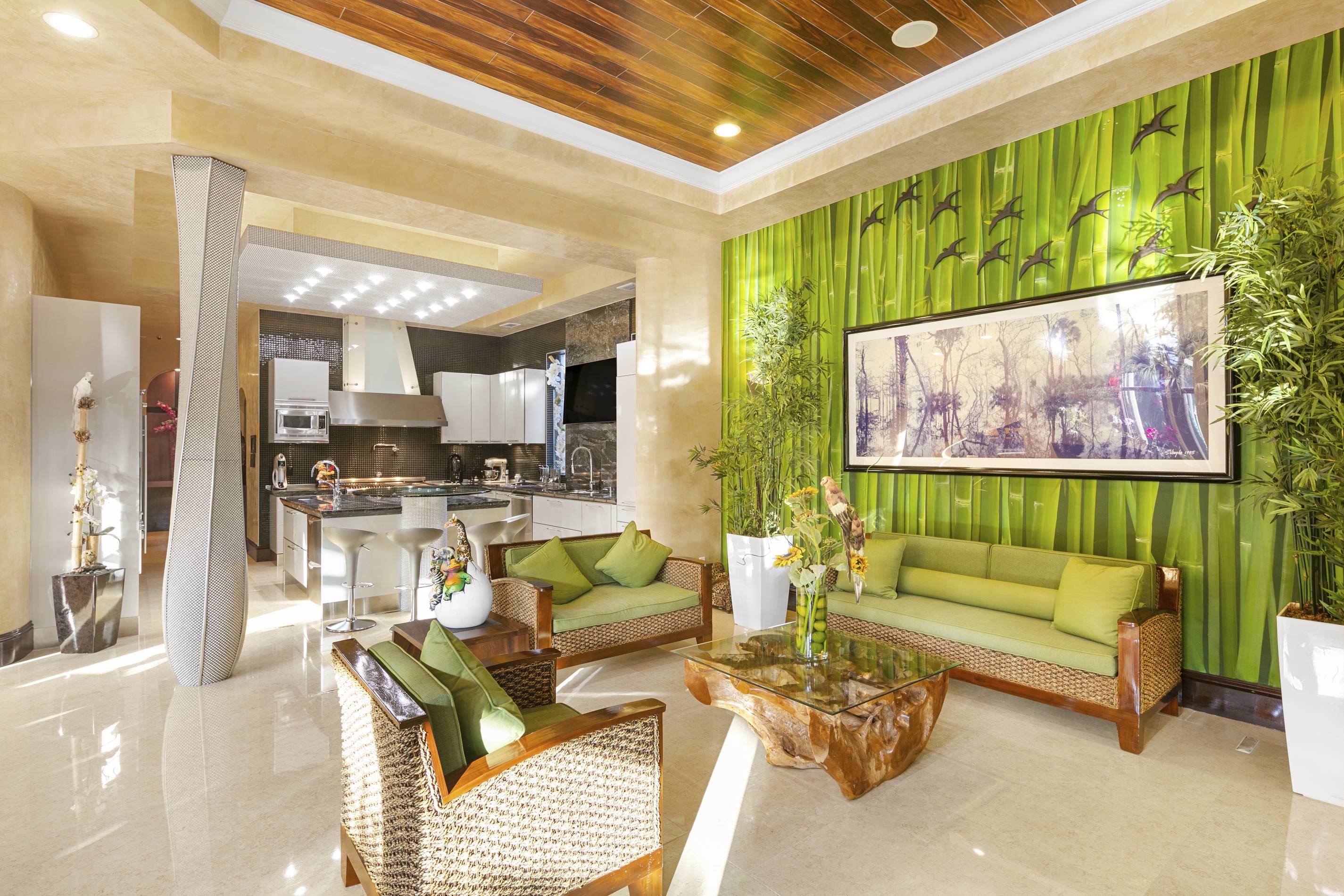 Villa Florentyna: Stunning Oasis with Waterfall & Koi Pond