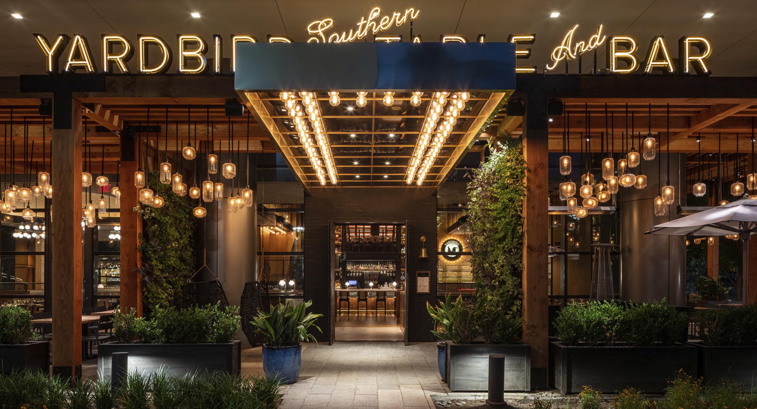 Yardbird Dallas: Indulge in Award-Winning Fried Chicken