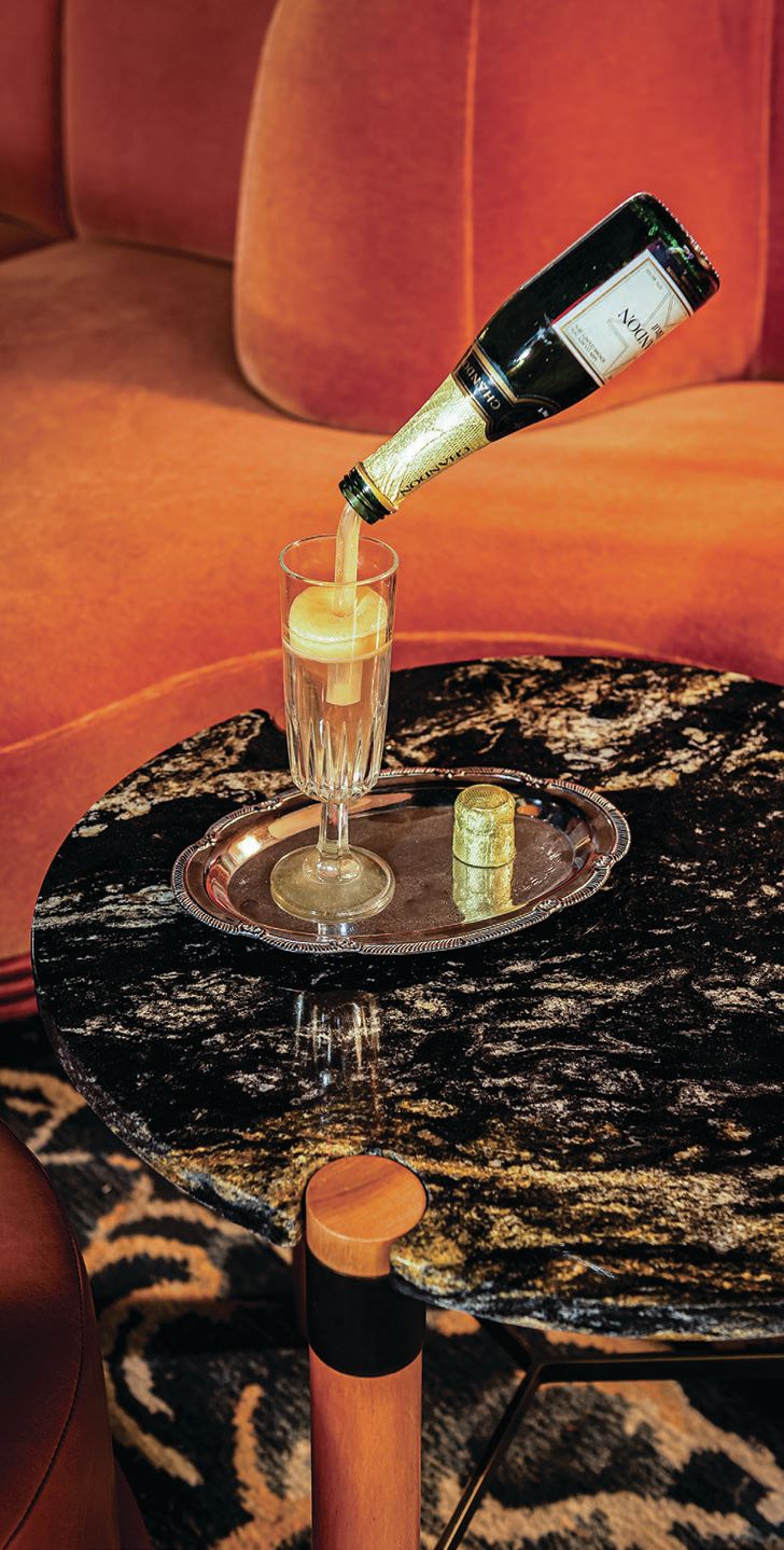 Monterrey Bar: Miami Beach's Elegant Cocktail Haven