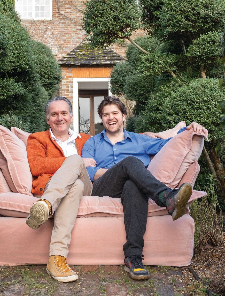 MakerSon Launches Mobile Showrooms for Timeless Sofas