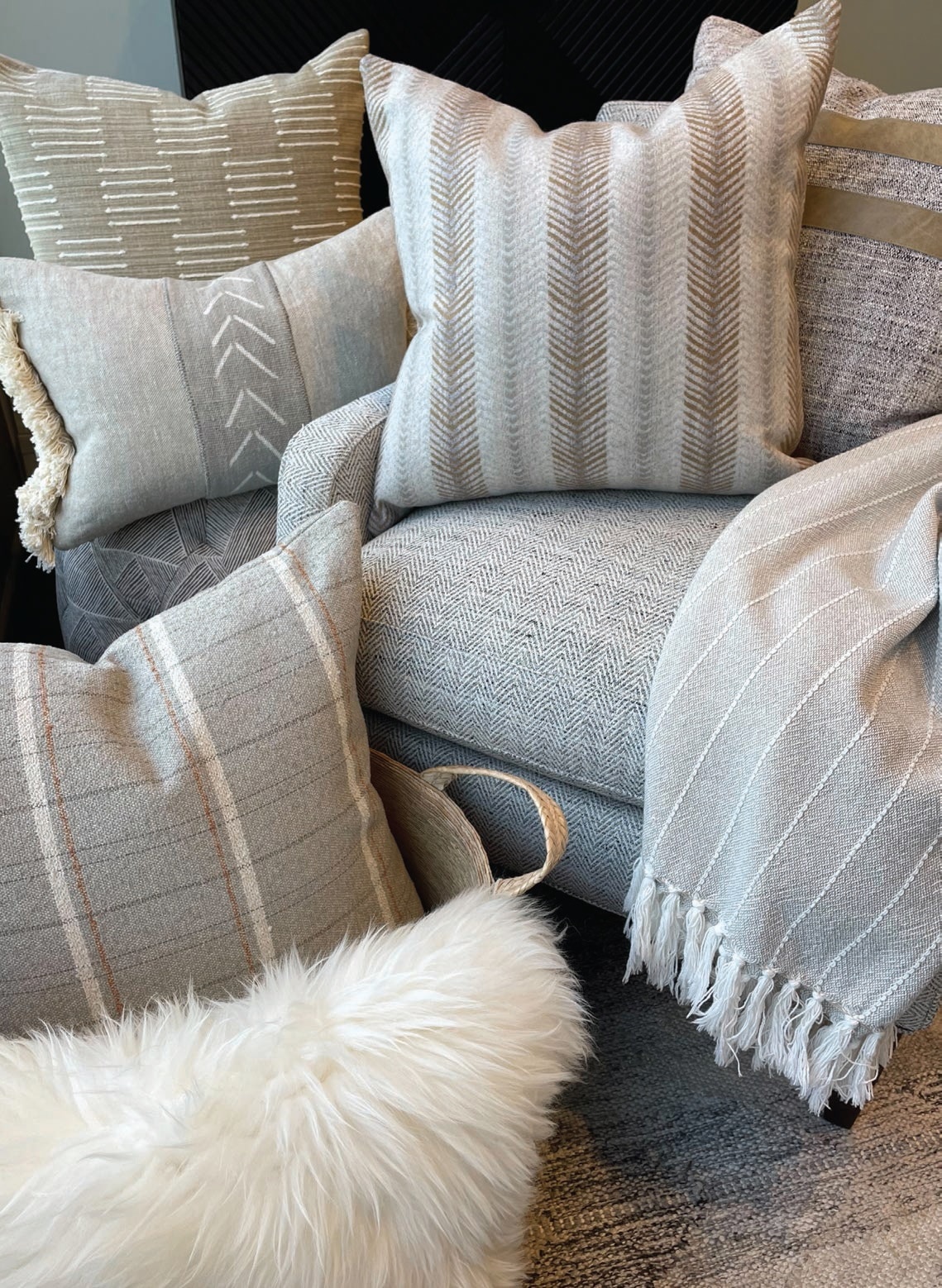 Top 8 Trendy Pillows to Elevate Your Home Decor This Season