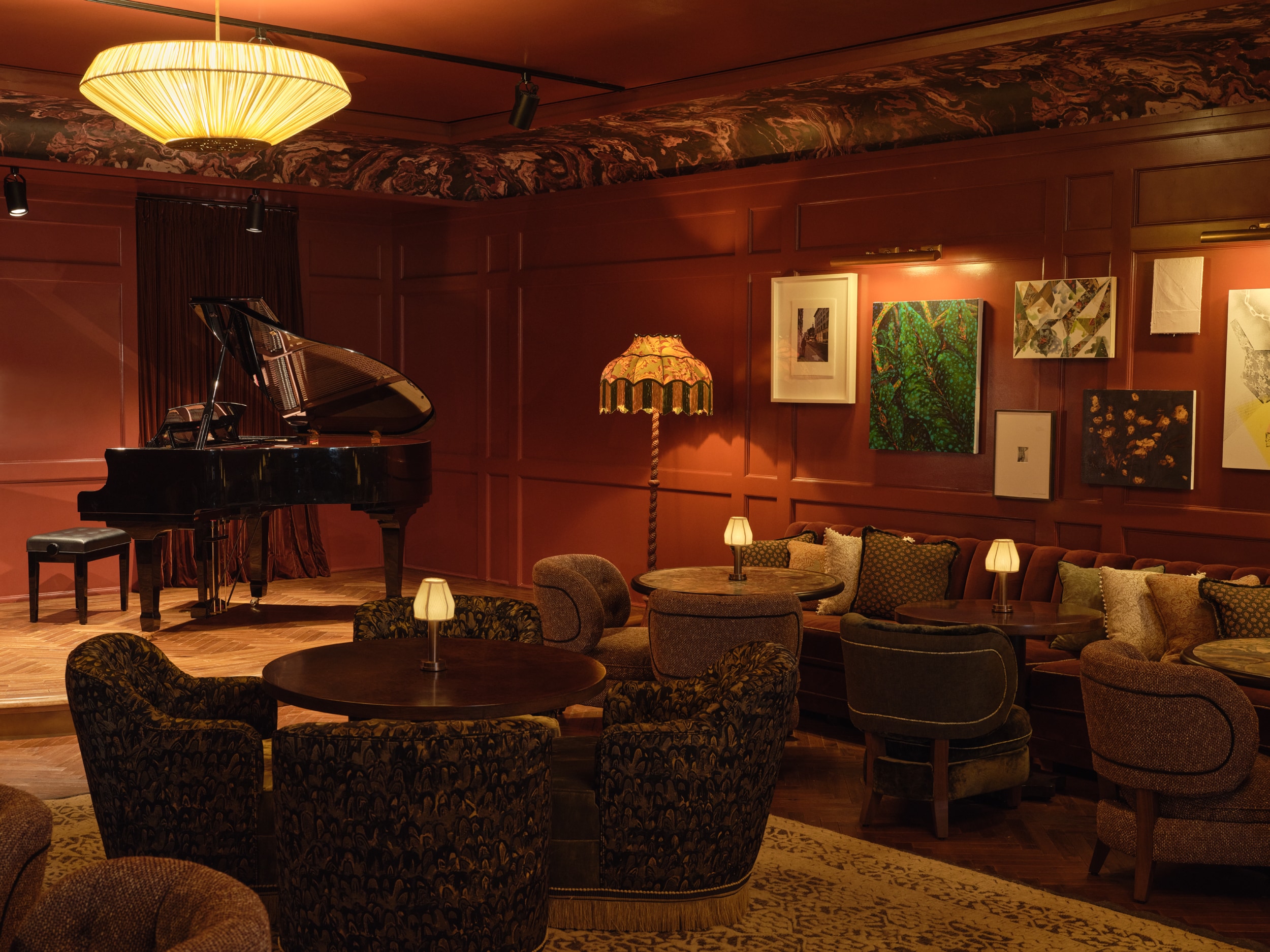 Exclusive Social Clubs in NYC: A Guide to Prestige