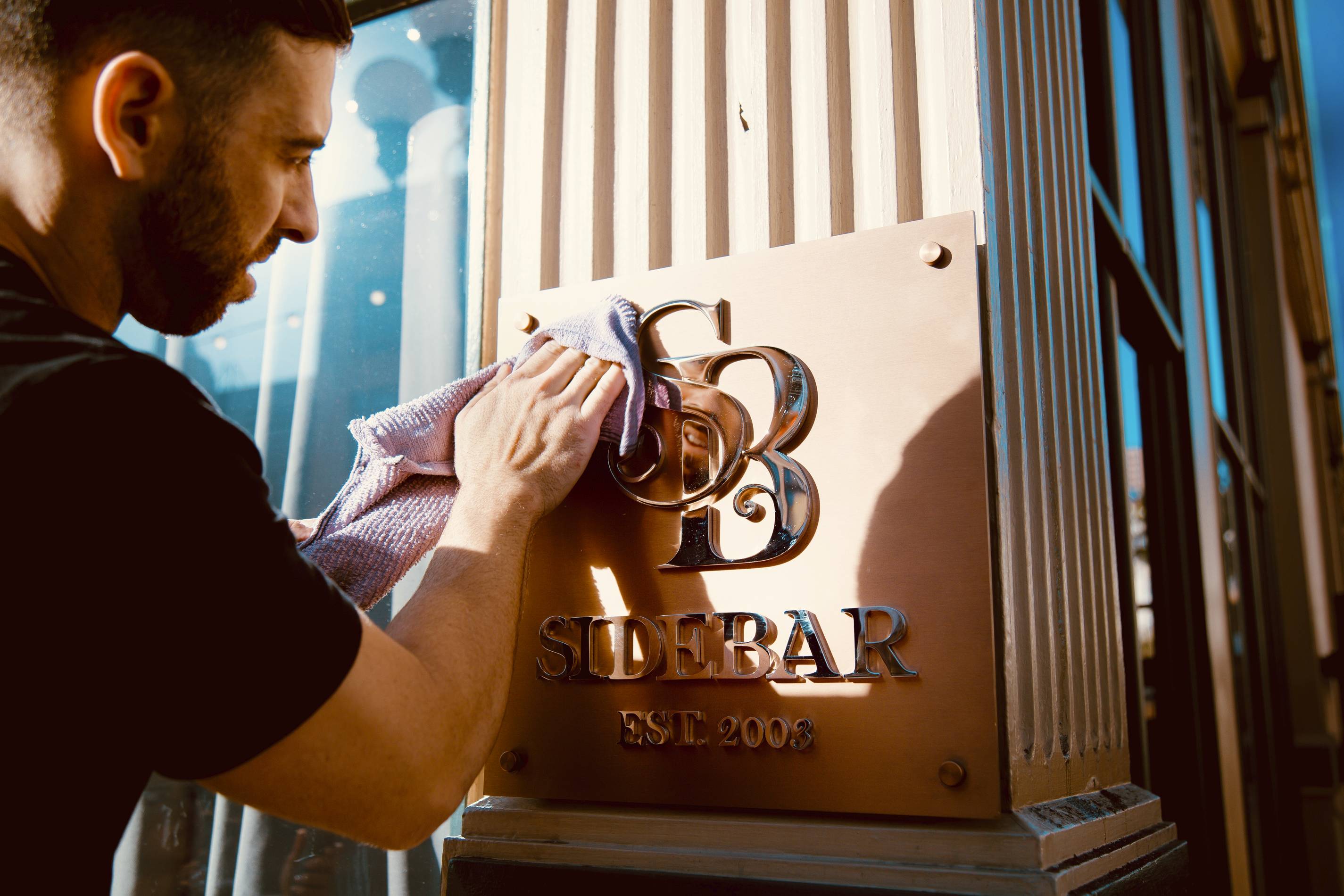 Side Bar Nightclub: San Diego's Premier Nightlife Spot