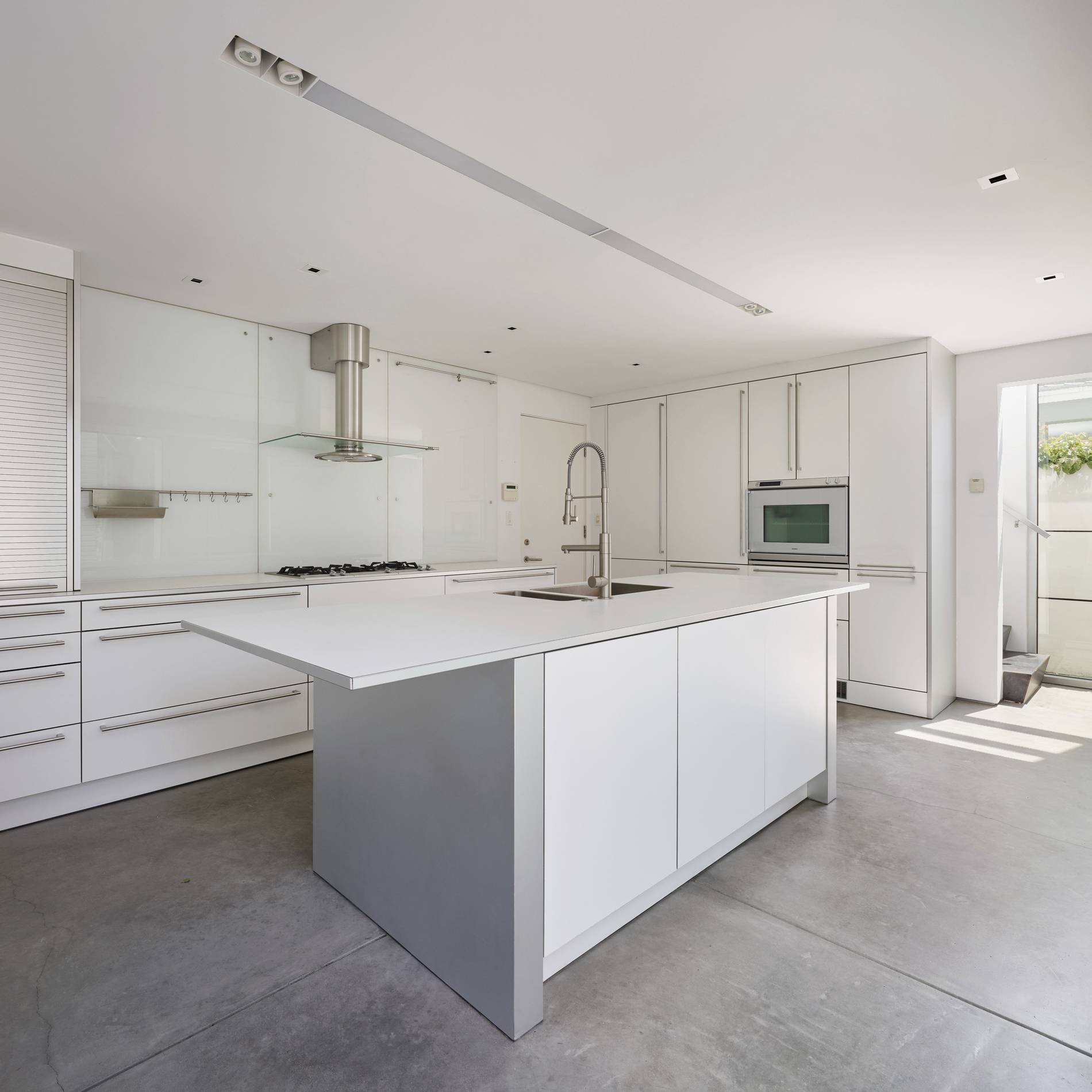 Tectonic House by Coop Himmelb(l)au: Venice Luxury Icon