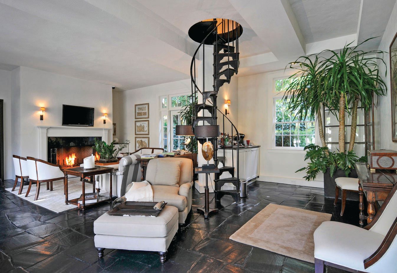 Baker House 1650: Historic Luxury in the Heart of Hamptons