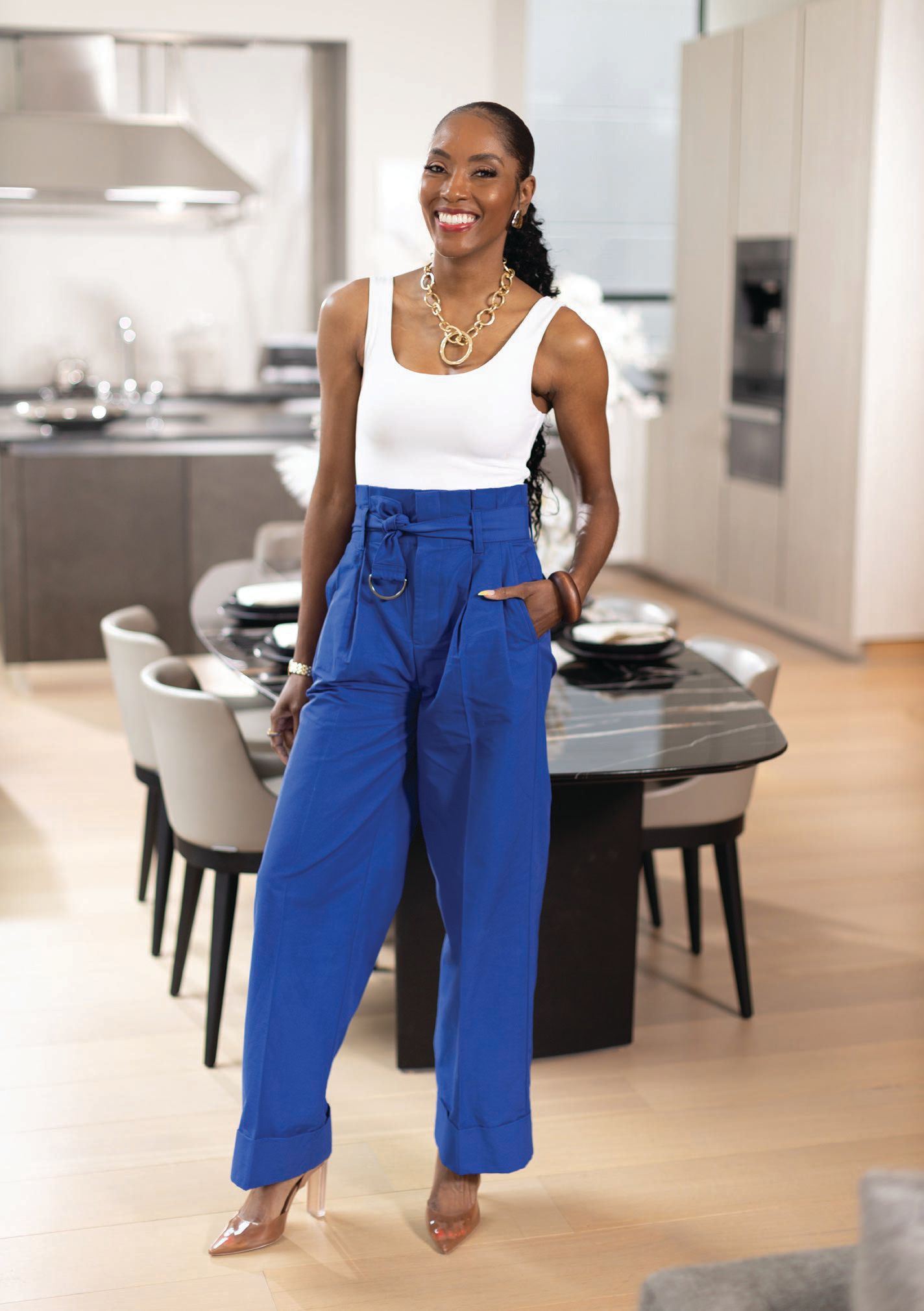 Leslie Nicole Roberson: Unveiling Style & Elegance 2022