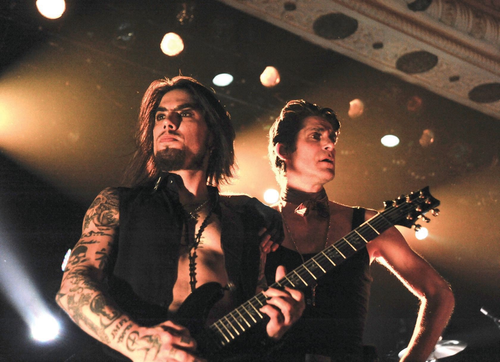 Heavy Metro: Iconic Moments from Chicago's Legendary Music Scene