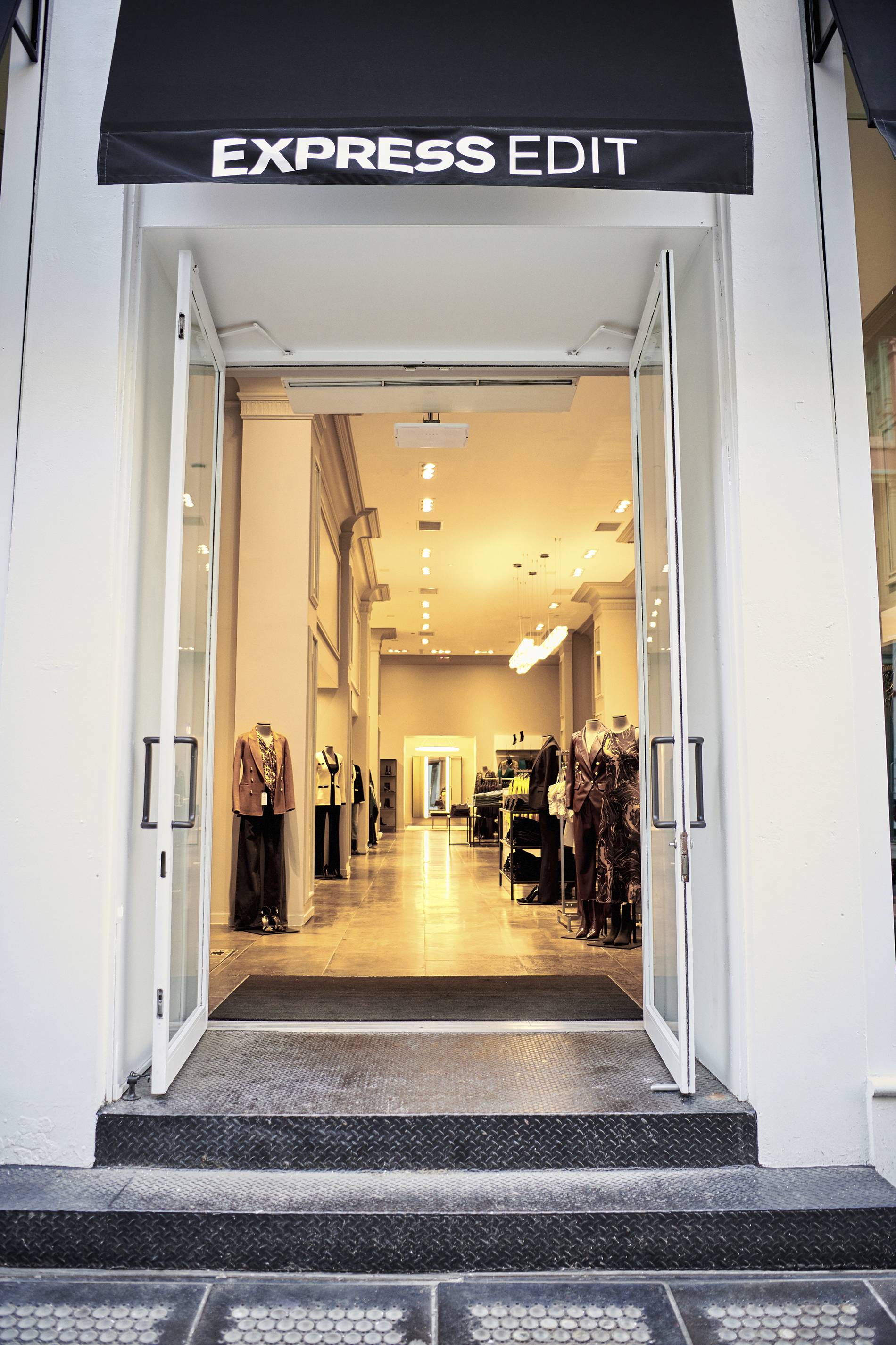 Express Edit: Discover Capsule Wardrobes in NYC Stores