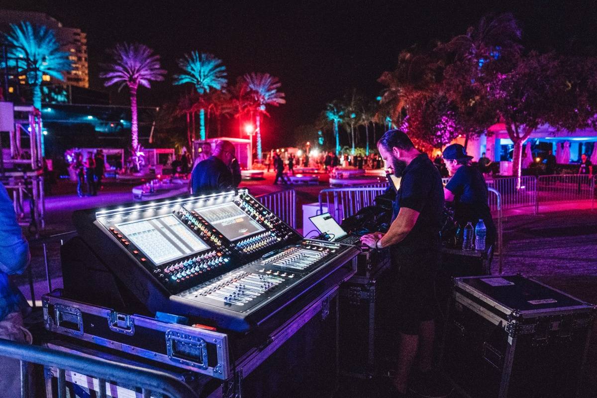 BleuLive's Epic Halloween Weekend with Snoop & Travis