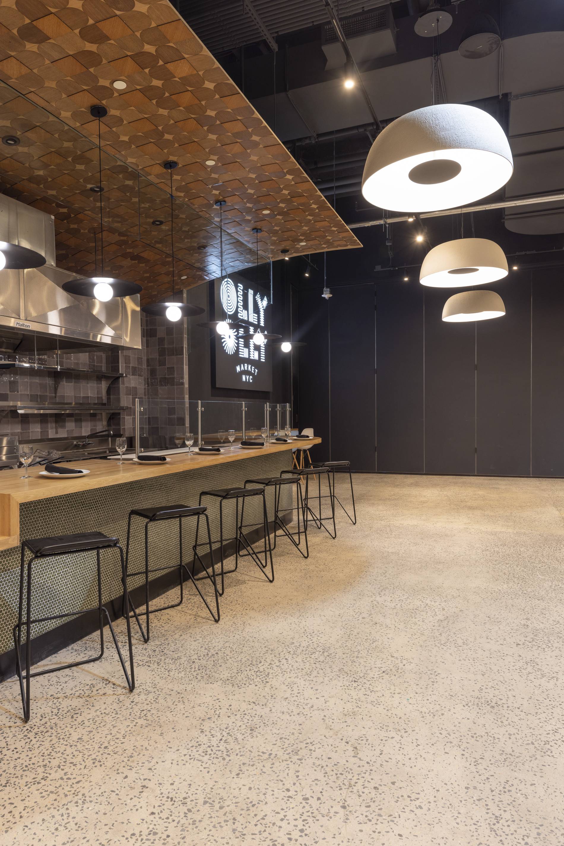 Olly Olly Market: New Food Hall in Manhattan's Starrett-Lehigh