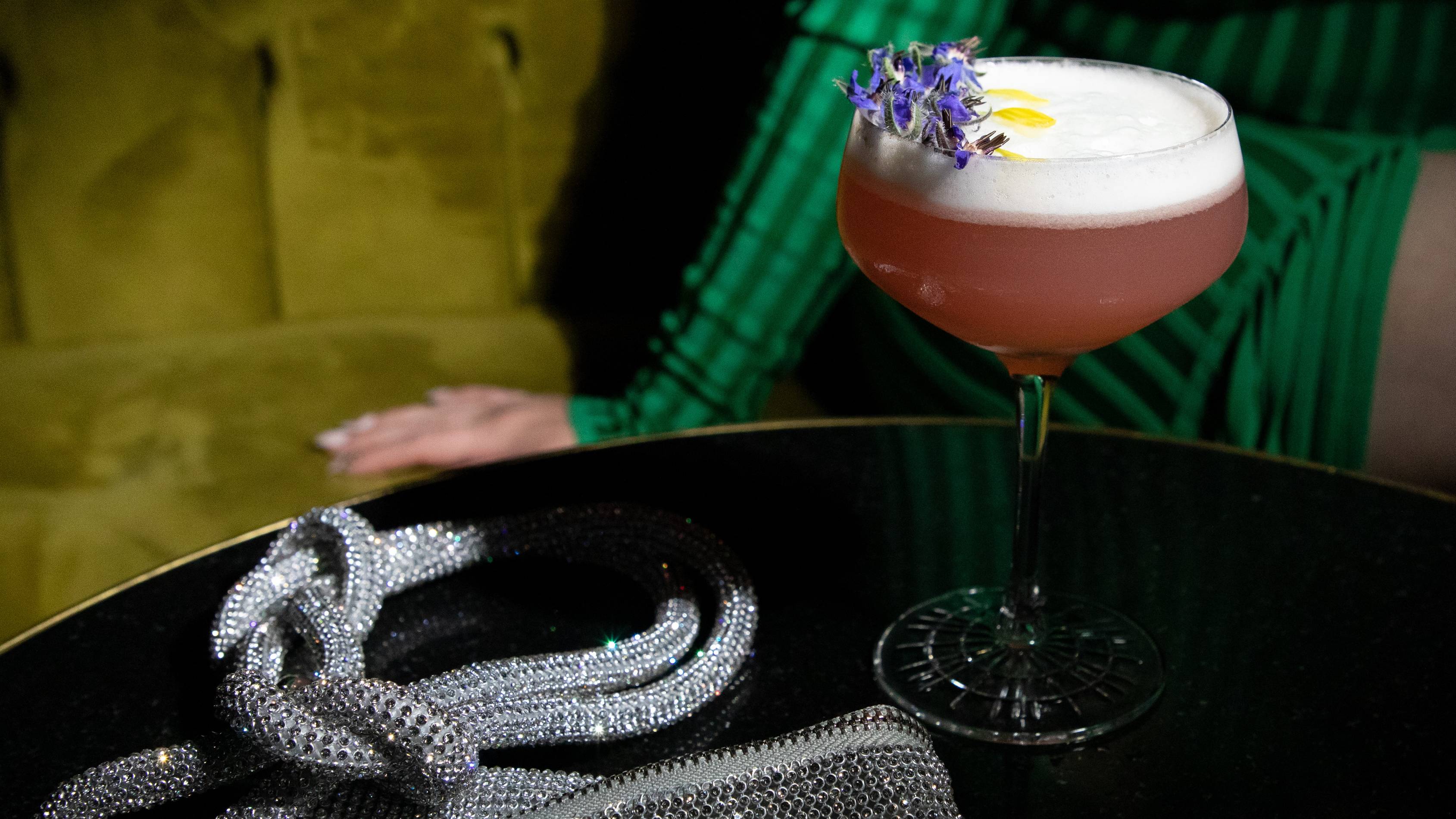 Discover Anna May Bar: A Chic Tribute at Crustacean BH