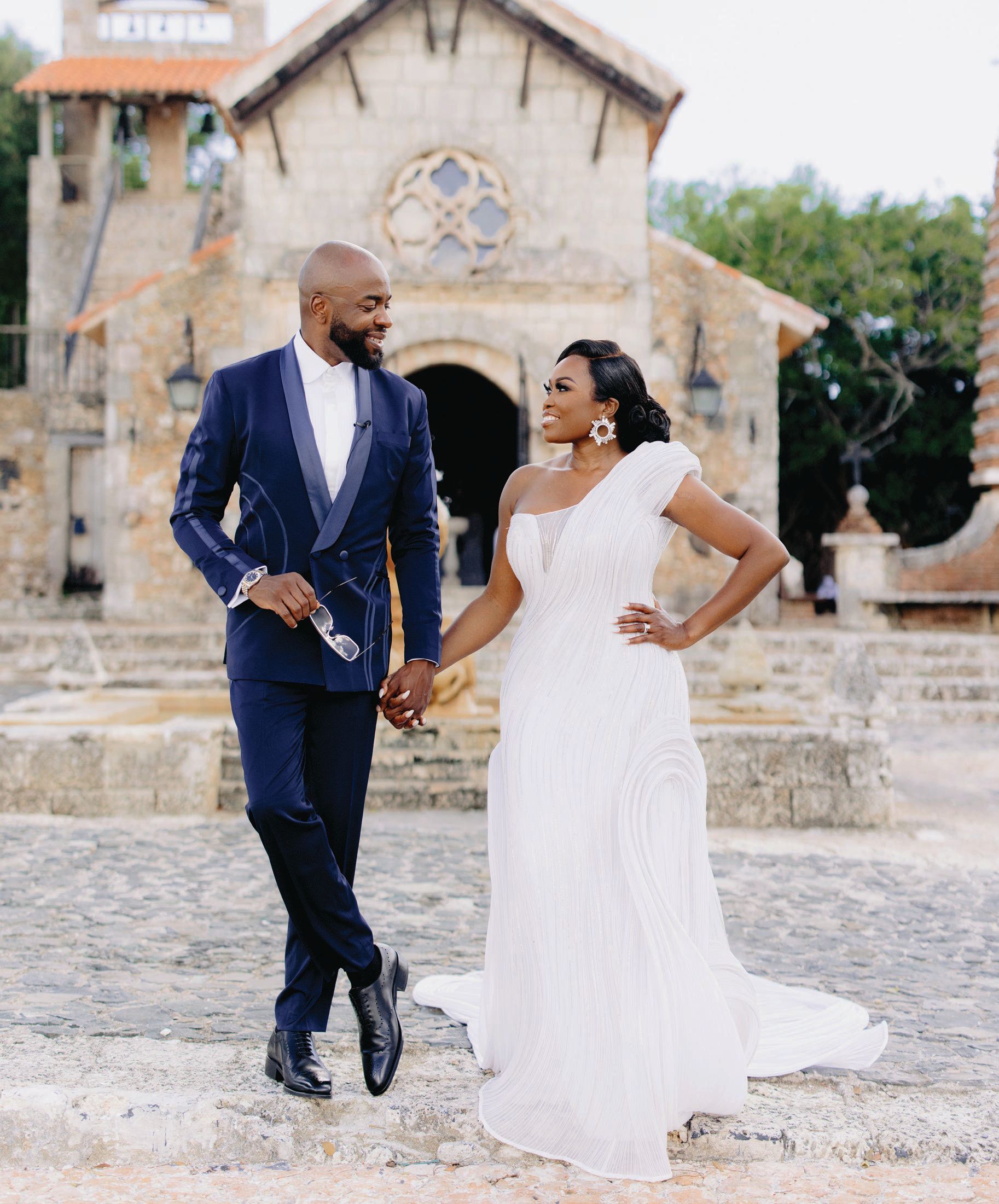 Love Unites: Nigerian Charm Meets Dominican Splendor