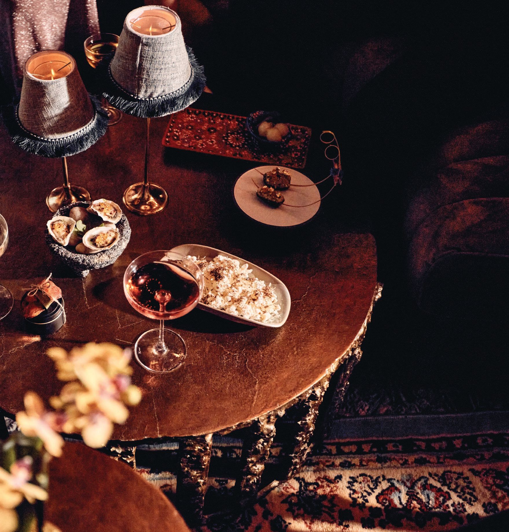 Chic Speakeasy: Mile High Cocktails & City Views in Chicago