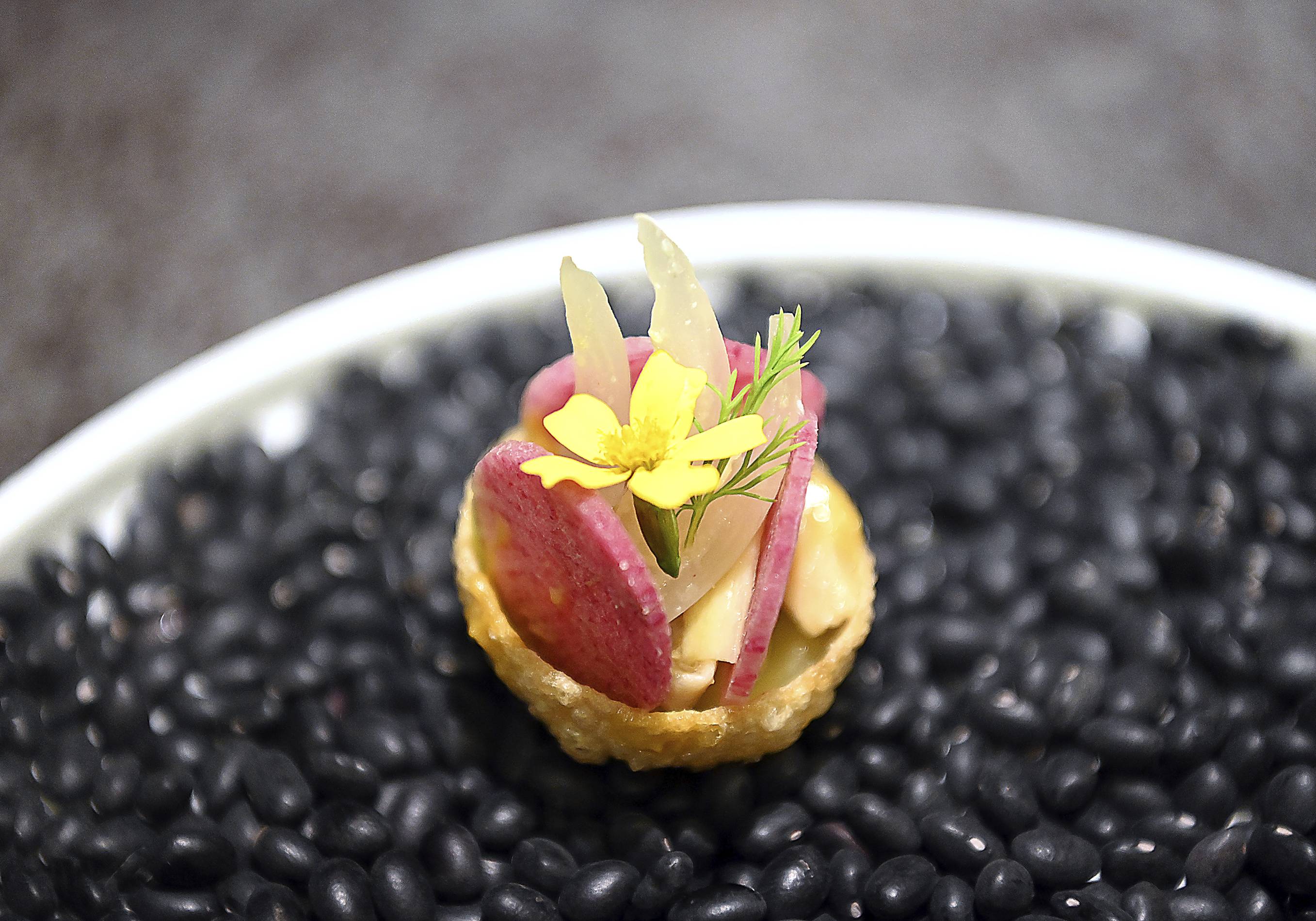 Luthun East Village: A Top-Rated Global Tasting Experience