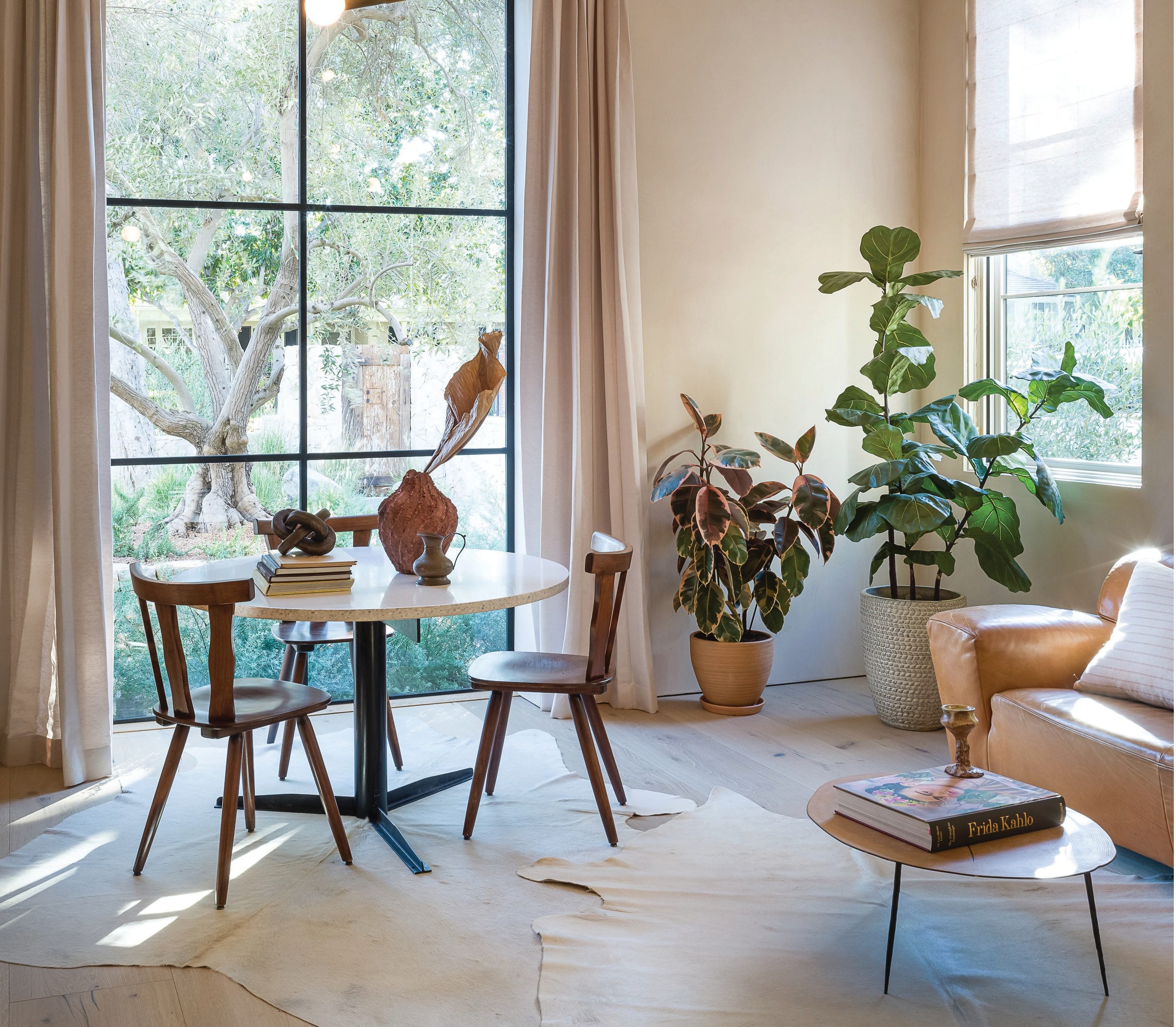 Studio City Home: Merging Old Charm and Modern Elegance