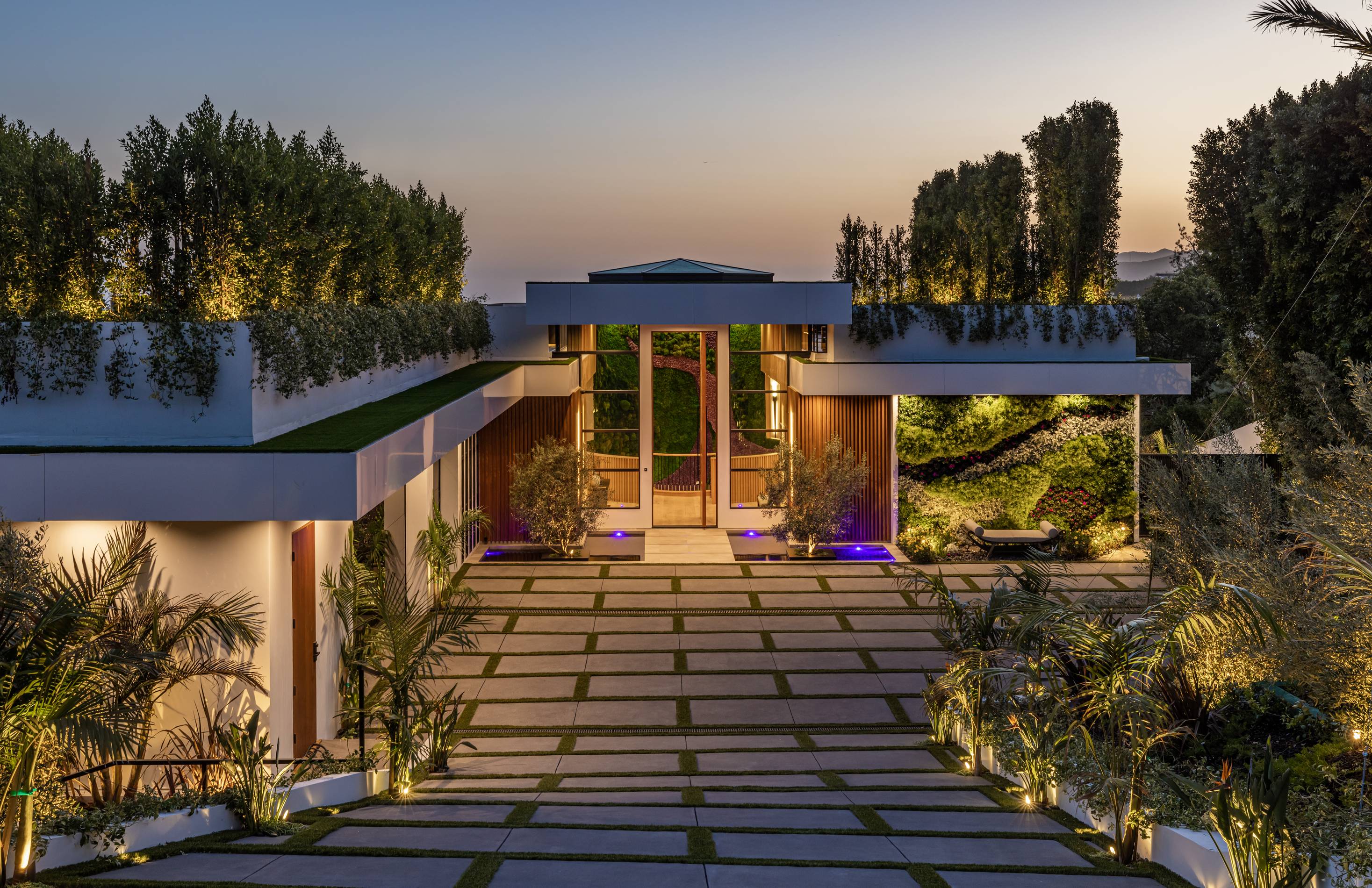 Discover Luxury: Escape to Bel Air's $26M Oasis