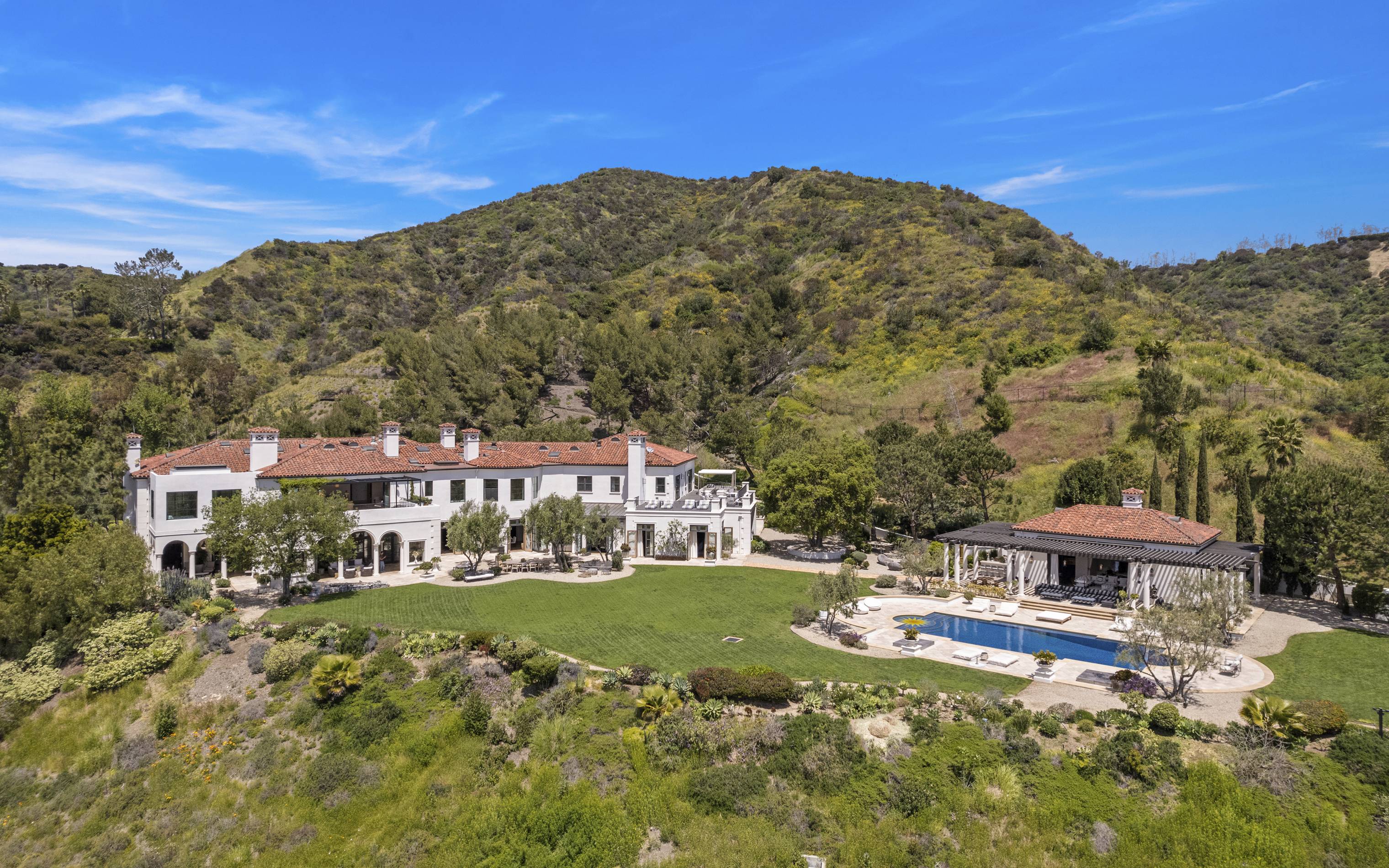 Explore Drake's Luxurious Beverly Hills Estate for Sale