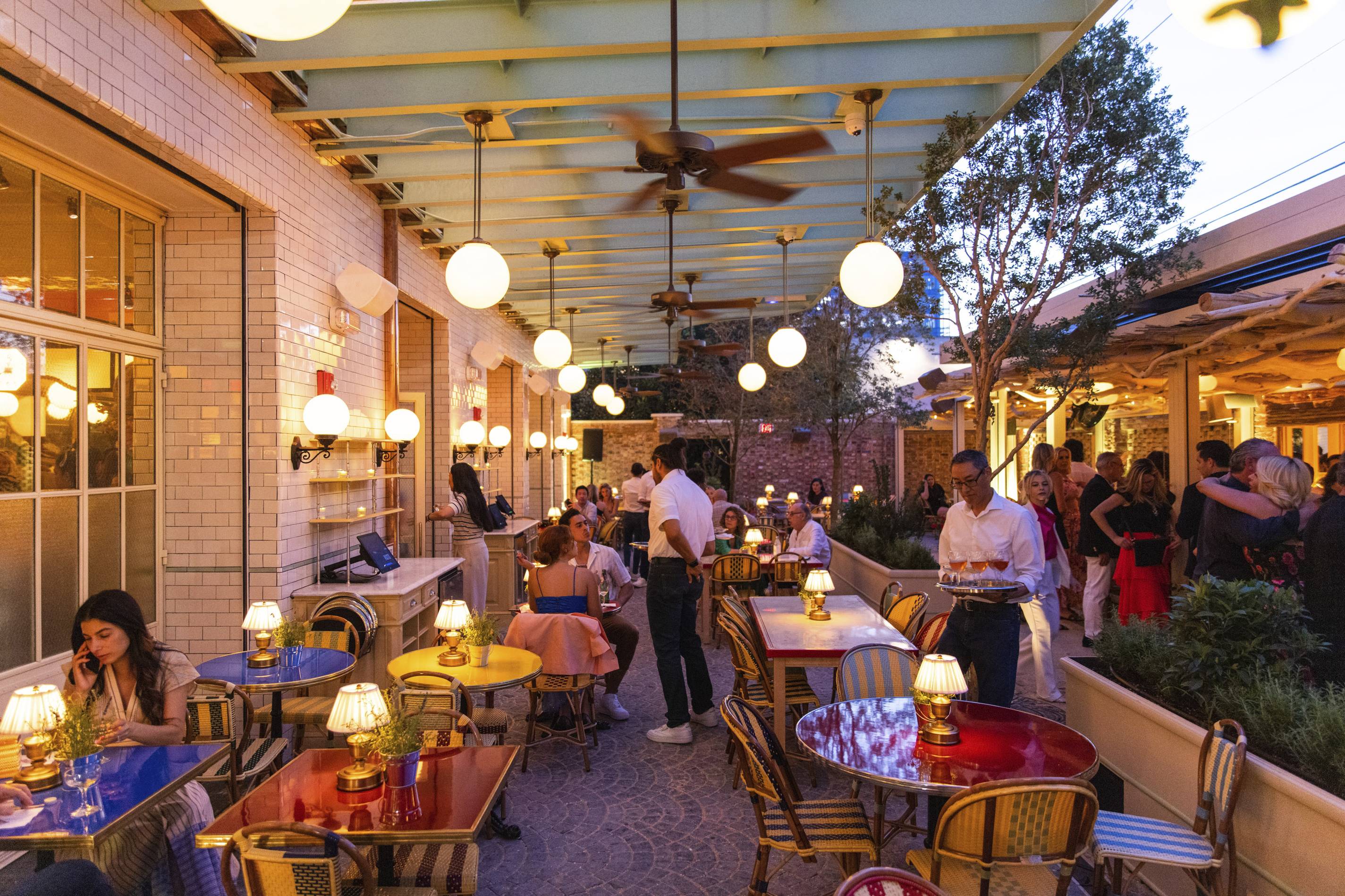 Pastis Miami: A Taste of Paris in Wynwood Brasserie