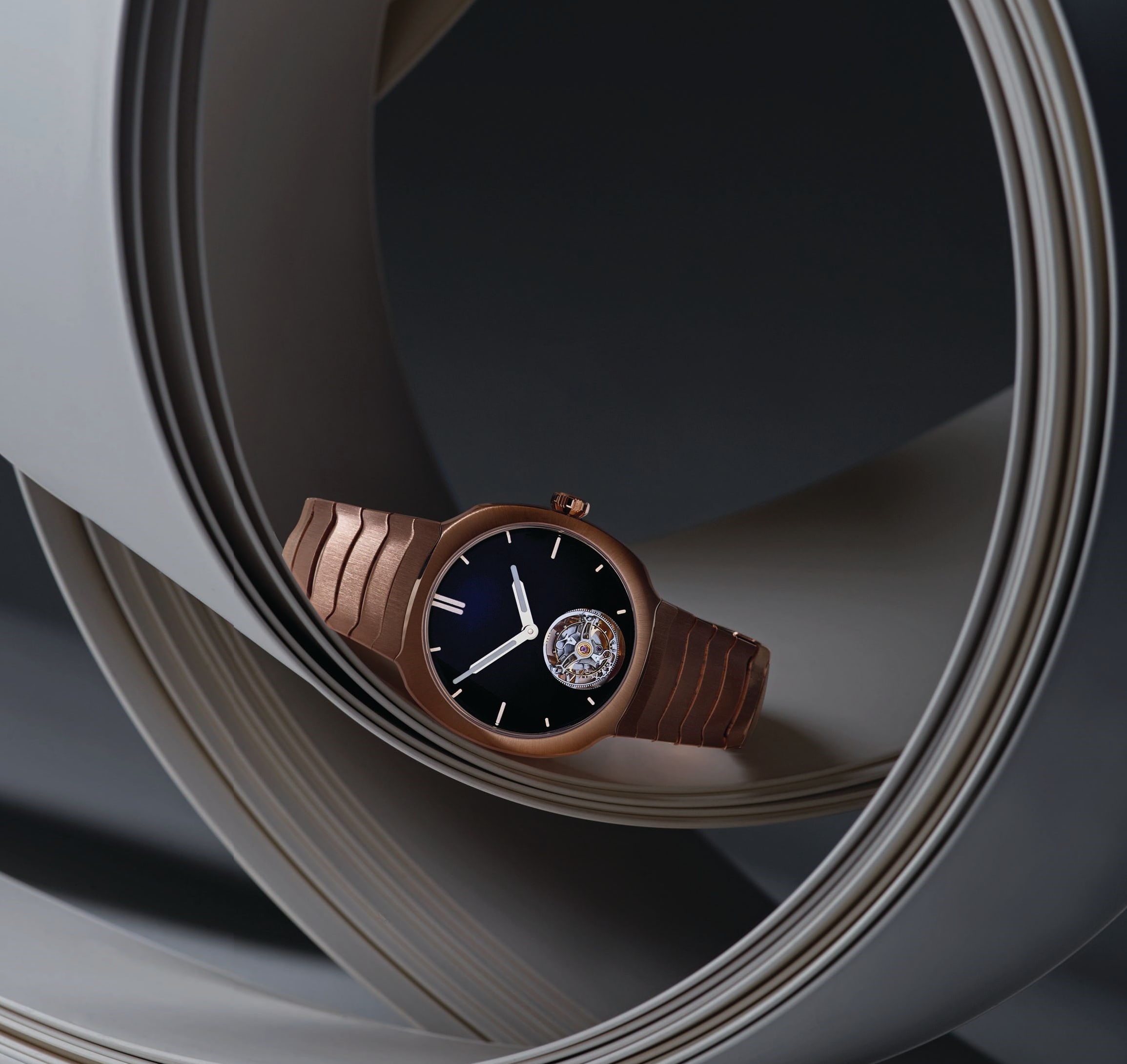 Minimalist Watch Designs for Timeless Elegance