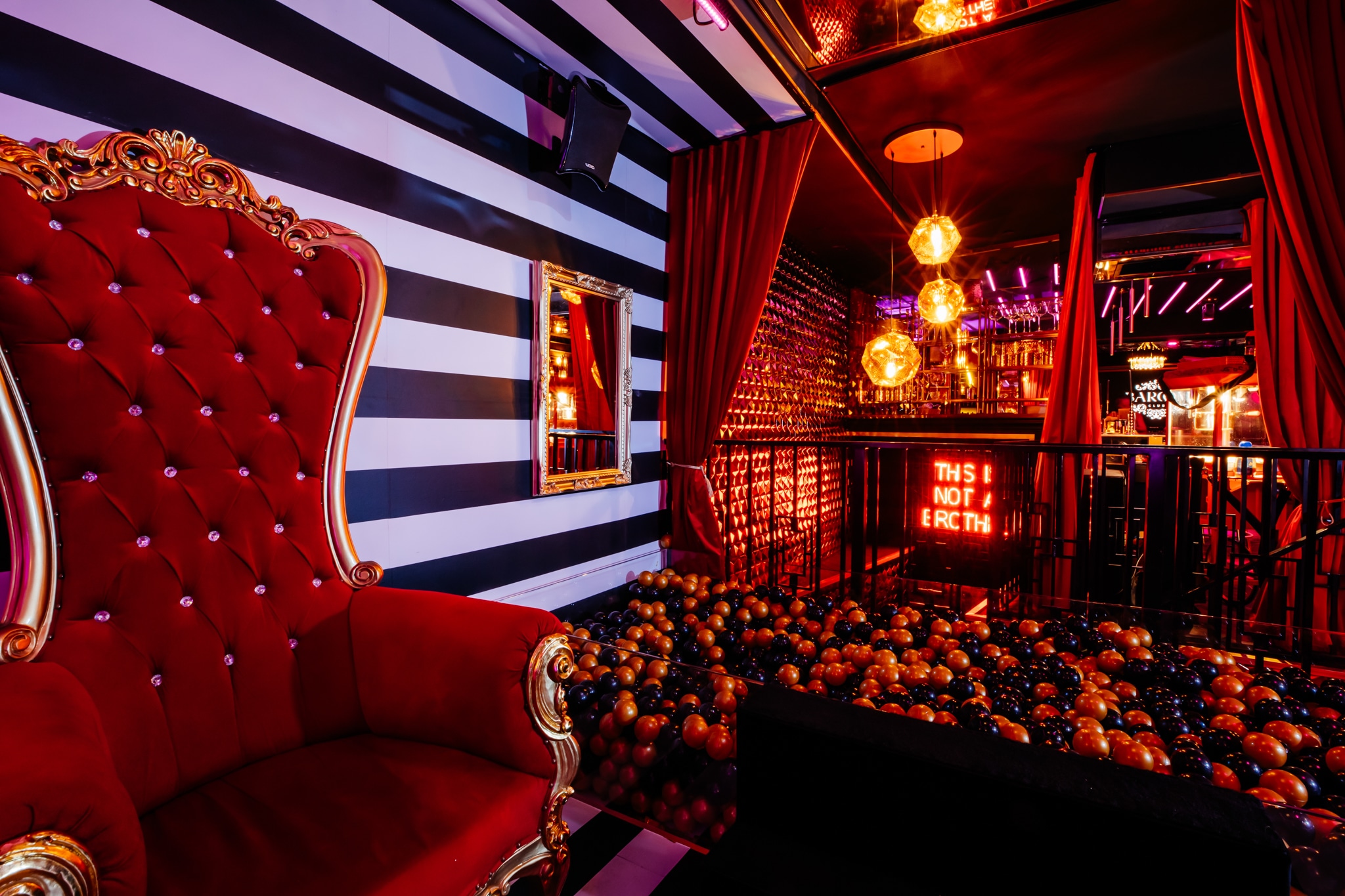 BAROOM Club: Miami Beach's Unique Nightlife Experience