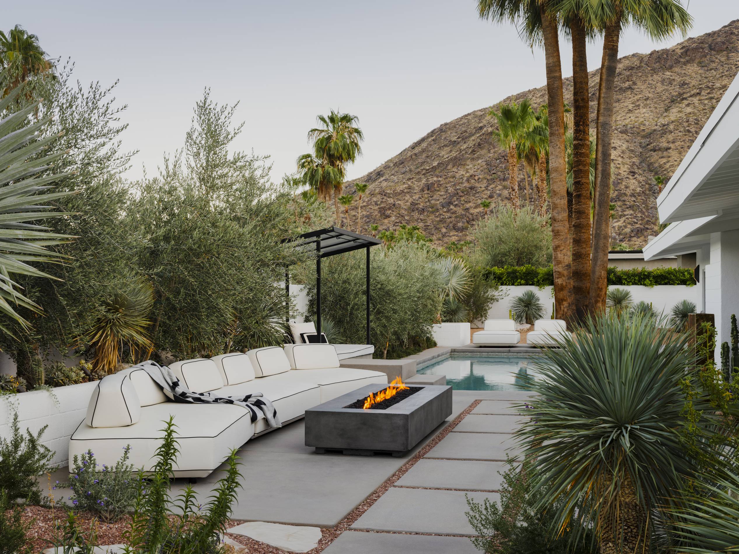 Outdoor Couches That Elevate Your Summer Experience
