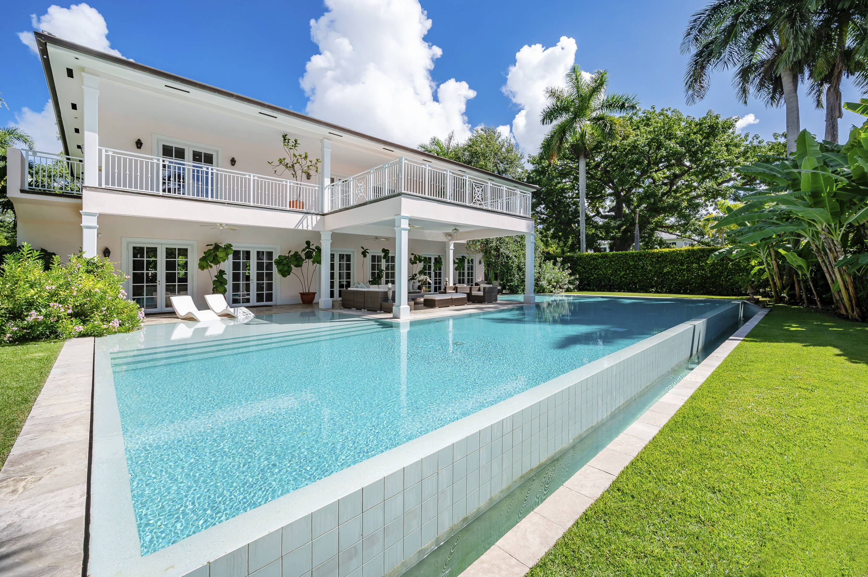 Barbie Dreamhouses: Luxurious Homes Inspired by Barbie