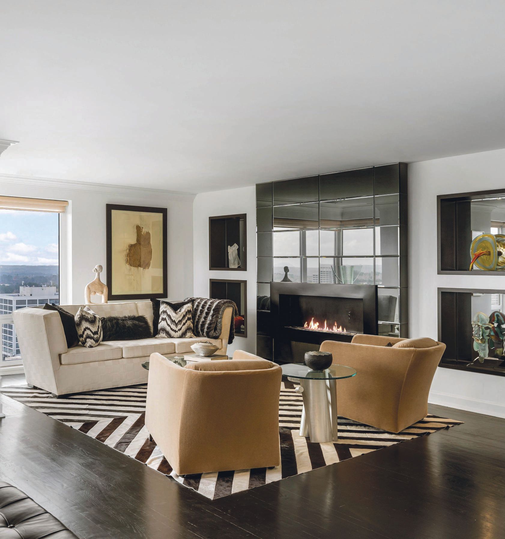 Experience Luxury in a Sky-High Condo in Atlanta