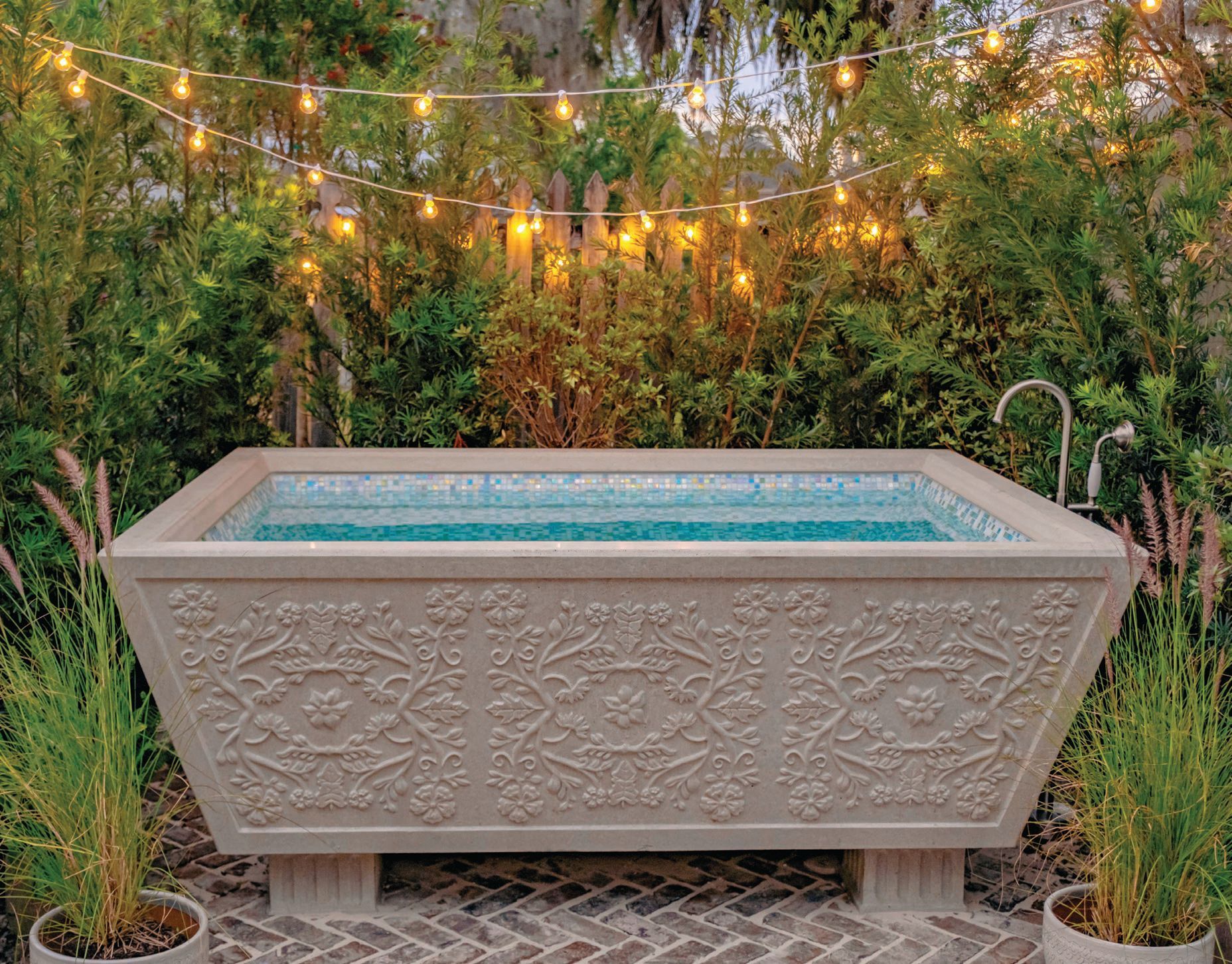 Experience Luxury with Soake Pools' Garden Tub