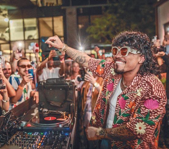 Top 3 Listening Bars in Miami for Audiophiles