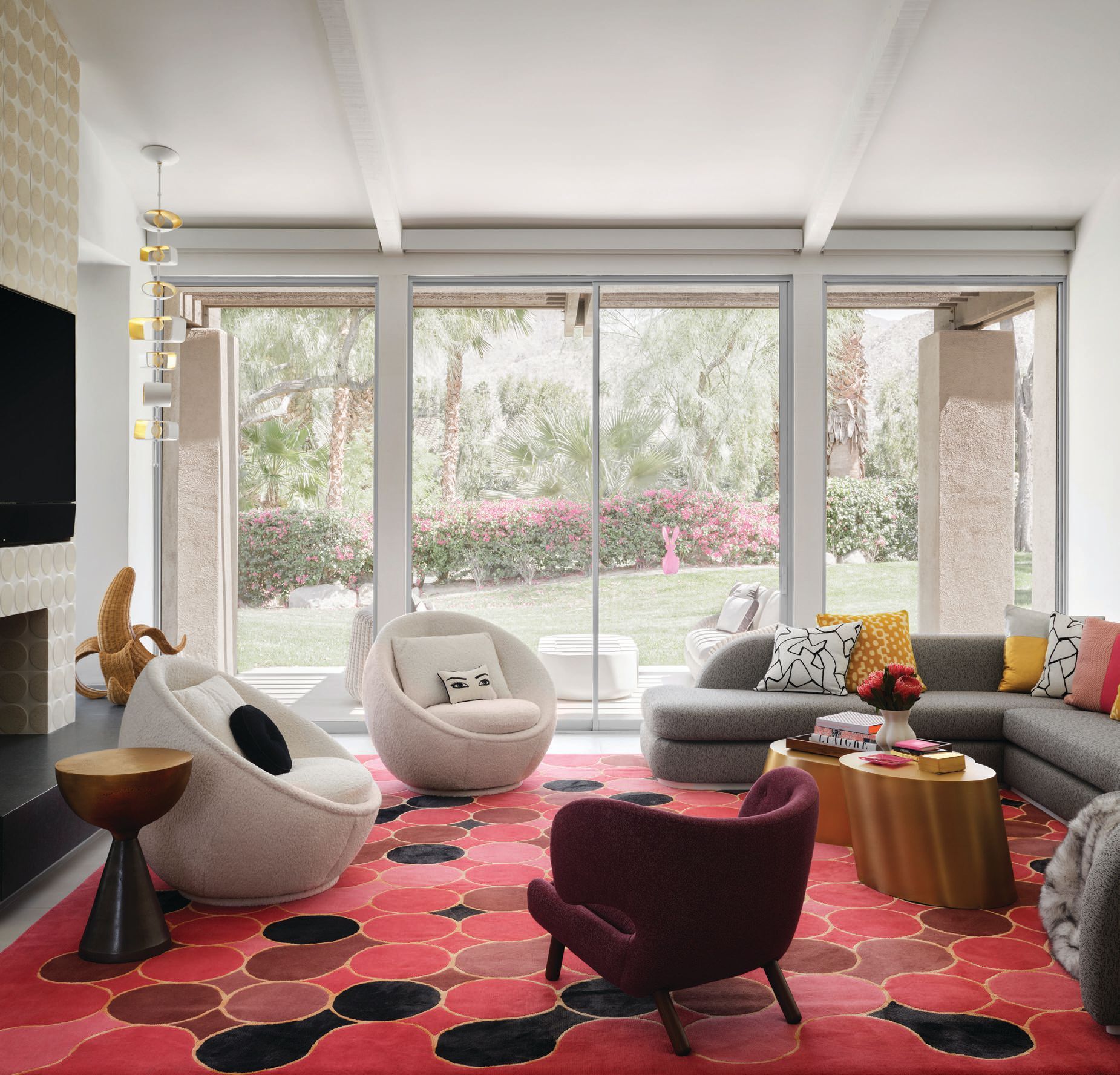 Vibrant Midcentury Modern Home Design in Indian Wells