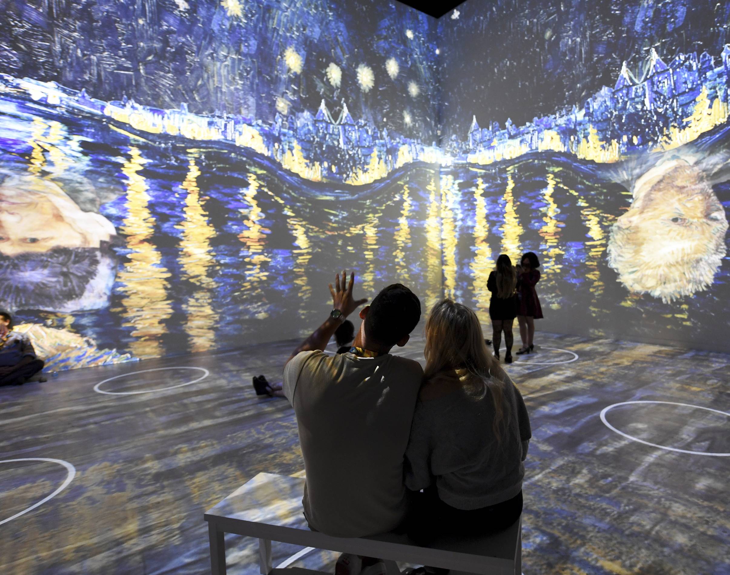 Illuminarium Winter Wonderland: Top Immersive Experiences